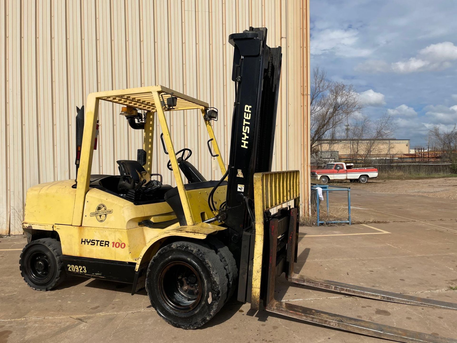10,000 Lb. Hyster Forklift Model H100XM, clear view mast, side shift ...