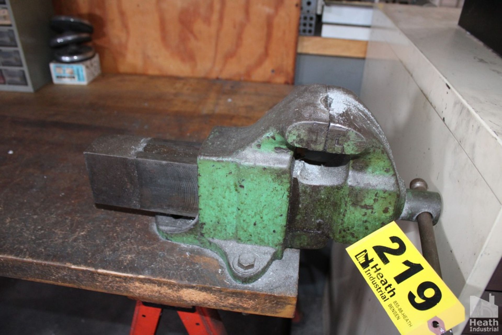 4" MORGAN BENCH VISE WITH TABLETOP AND SAWHORSE