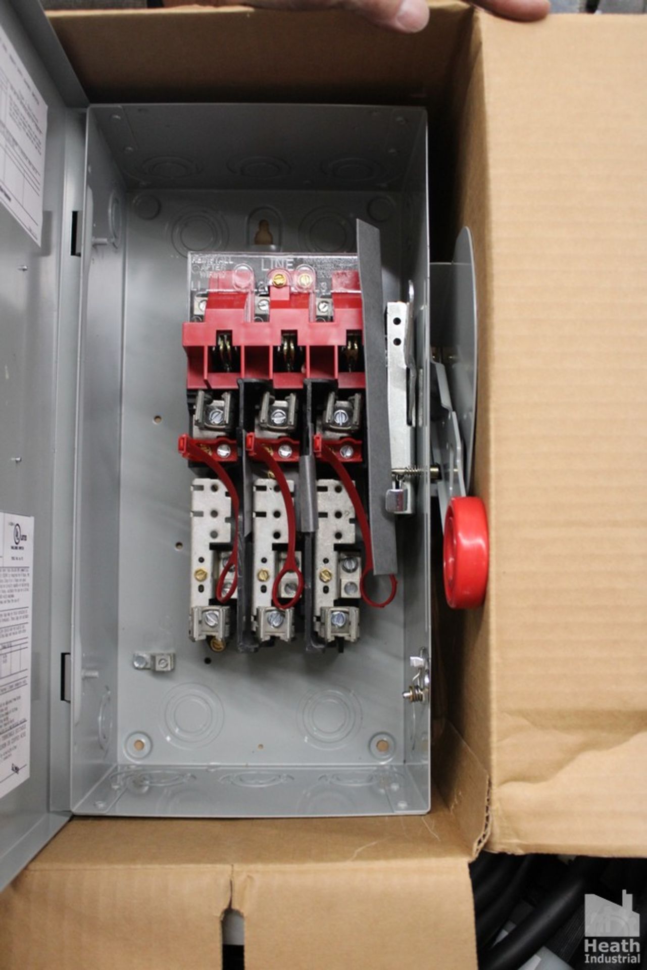 EATON 60AMP HEAVY DUTY SAFETY SWITCH, MODEL DH362FGK, NEW IN BOX