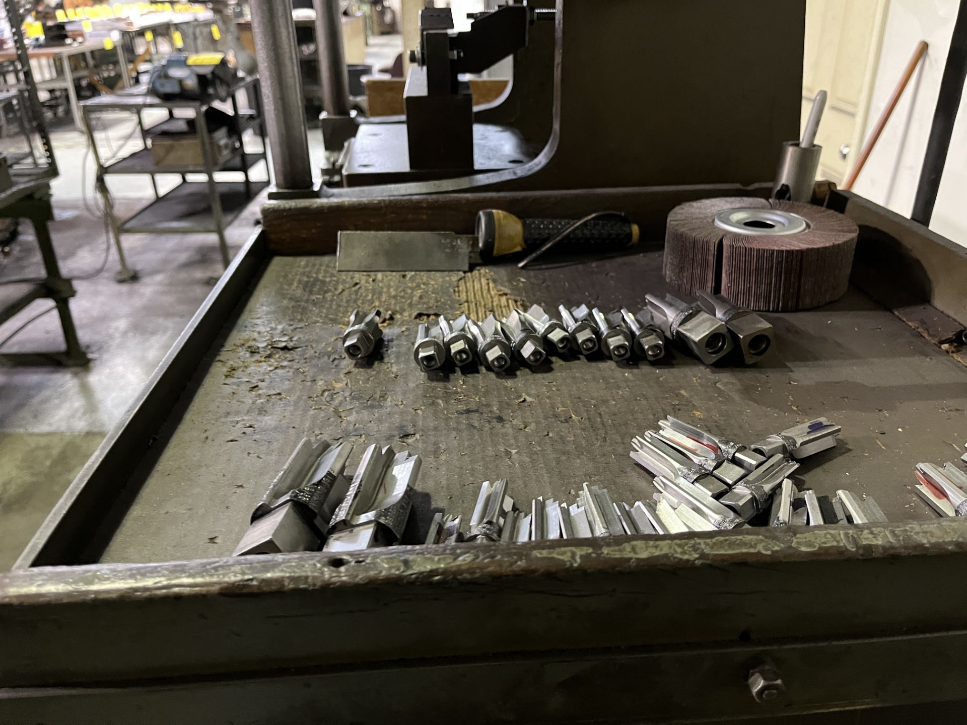 FUNDITOR HEAVY DUTY STAMPING MACHINE, 12” X 9” BED (RIGGING FEE $250)