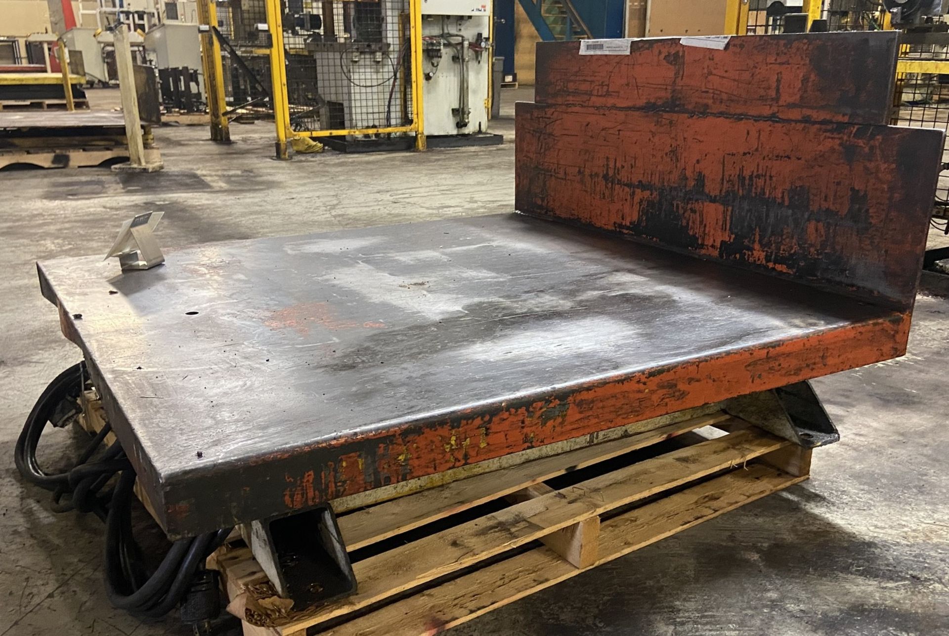 ELECTRIC POWERED BIN TIPPER, 50" X 50" BED, 4,000 LBS CAPACITY