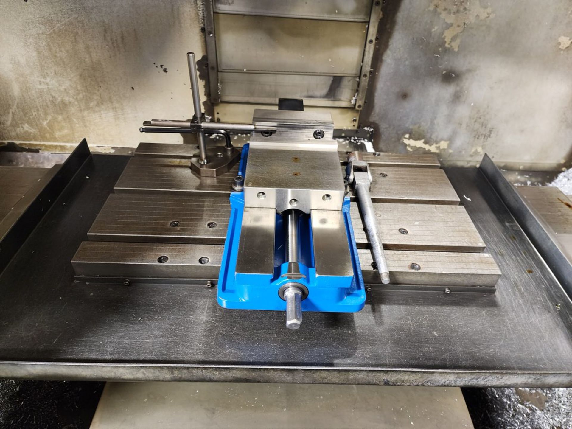 Haas CNC Vertical Maching Center 40 Taper, 14" x 26' Table; 40FLA; W/ 6 ...