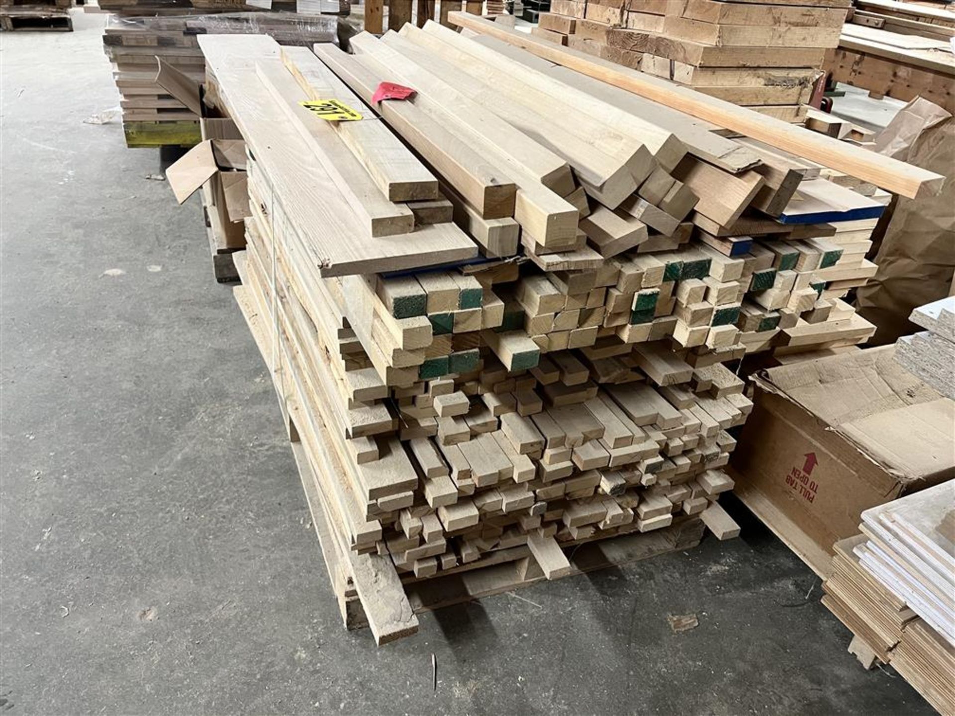 LIFT OF ASSORTED MAPLE LUMBER, VARIOUS WIDTHS & LENGTHS, RANDOM ...