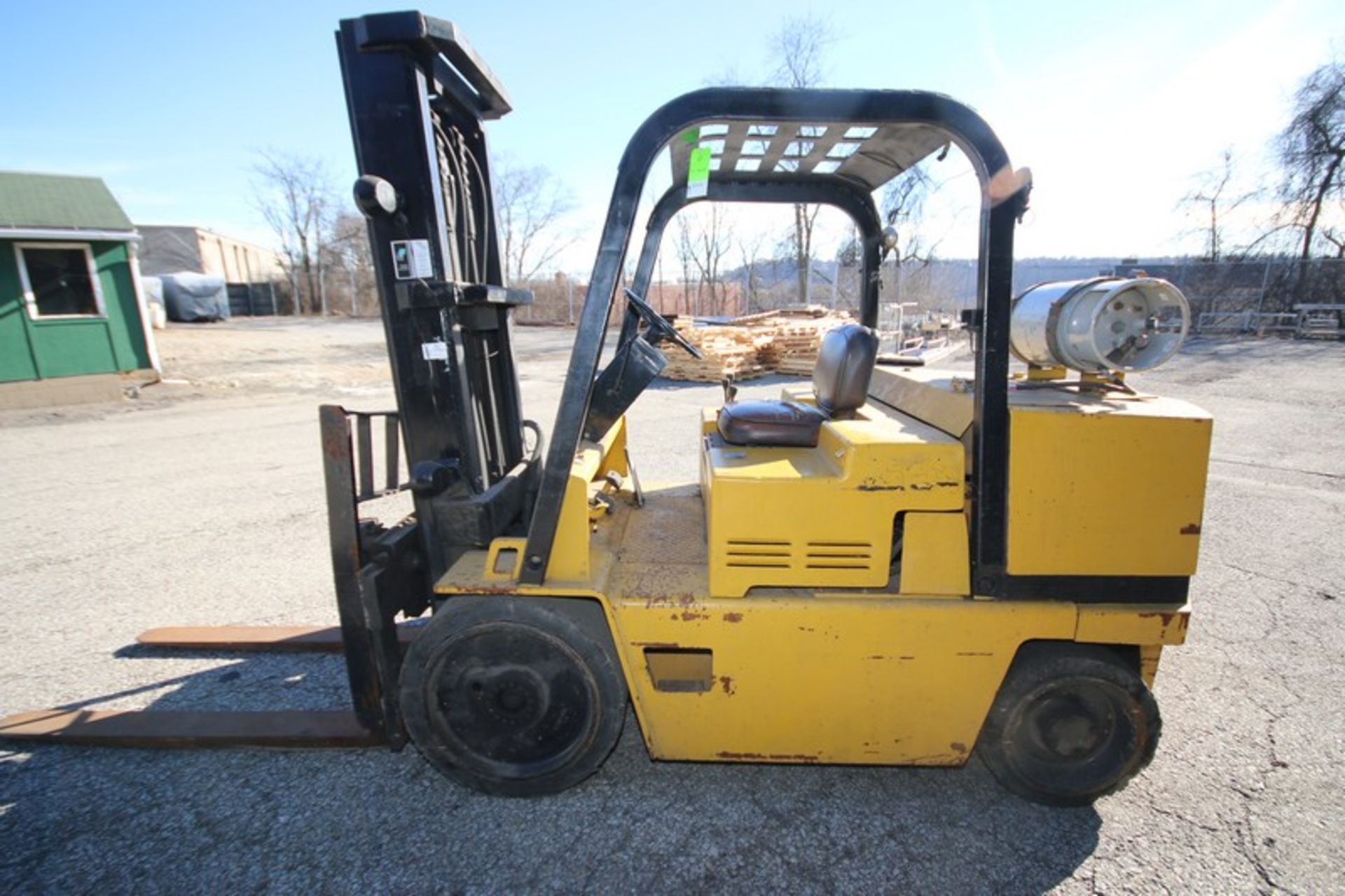 Cat / Clark Aprox. 10,000 lbs. Capacity Propane Forklift, Possibly ...