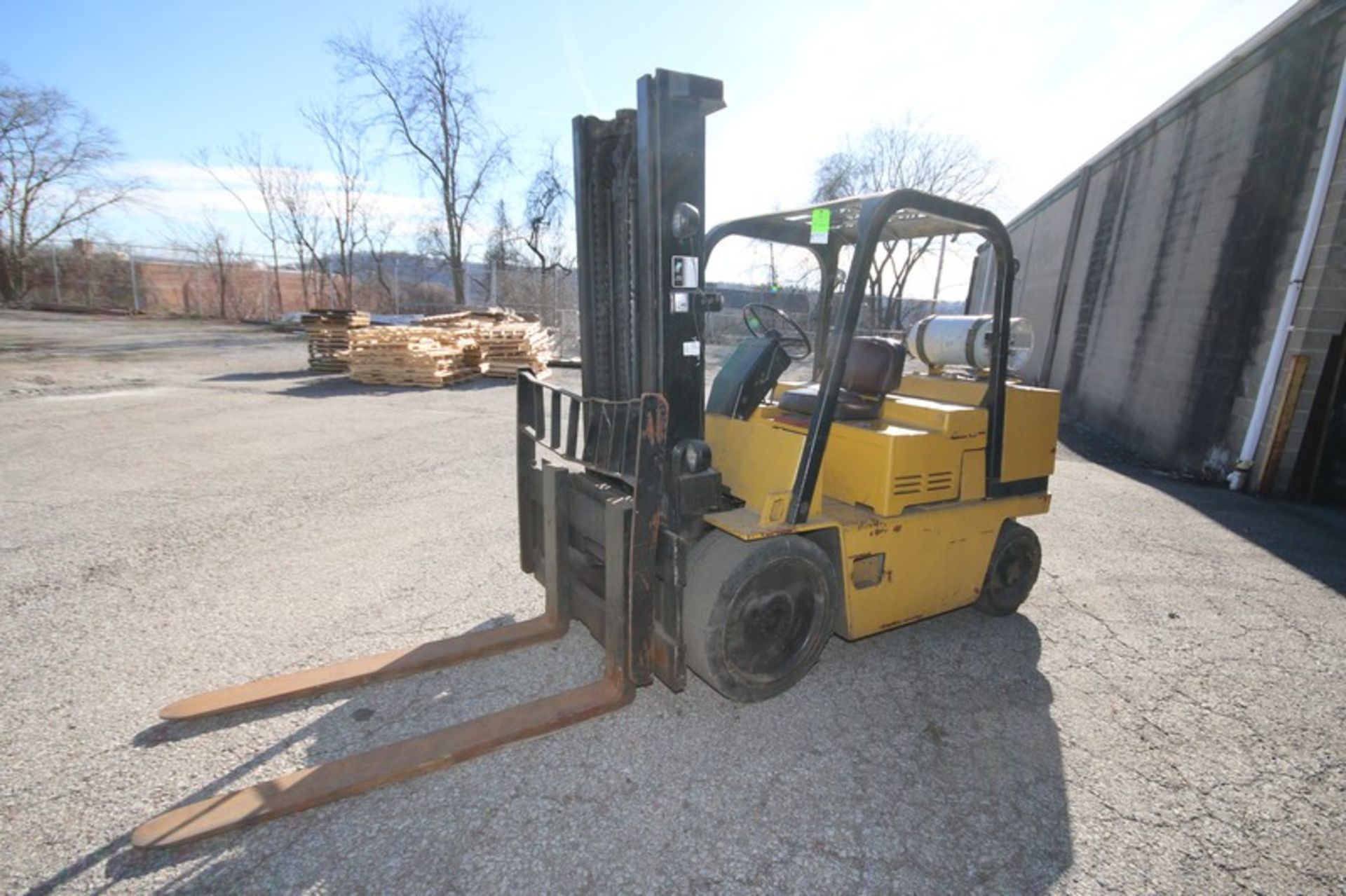 Cat / Clark Aprox. 10,000 lbs. Capacity Propane Forklift, Possibly ...