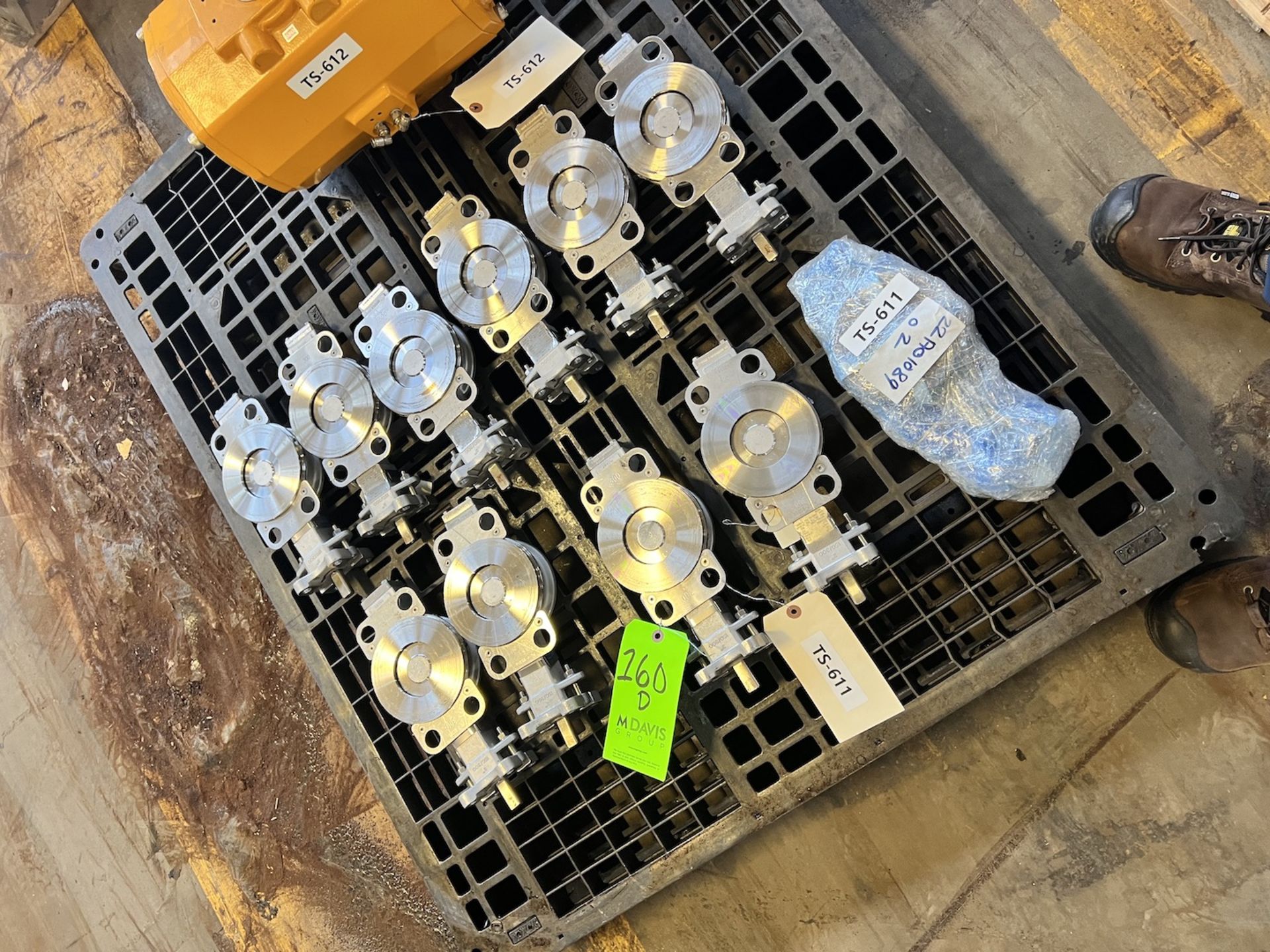 (11) Keystone K-Lok Butterfly Valve, 3", Series 370, 316 SS Body & Disc ...