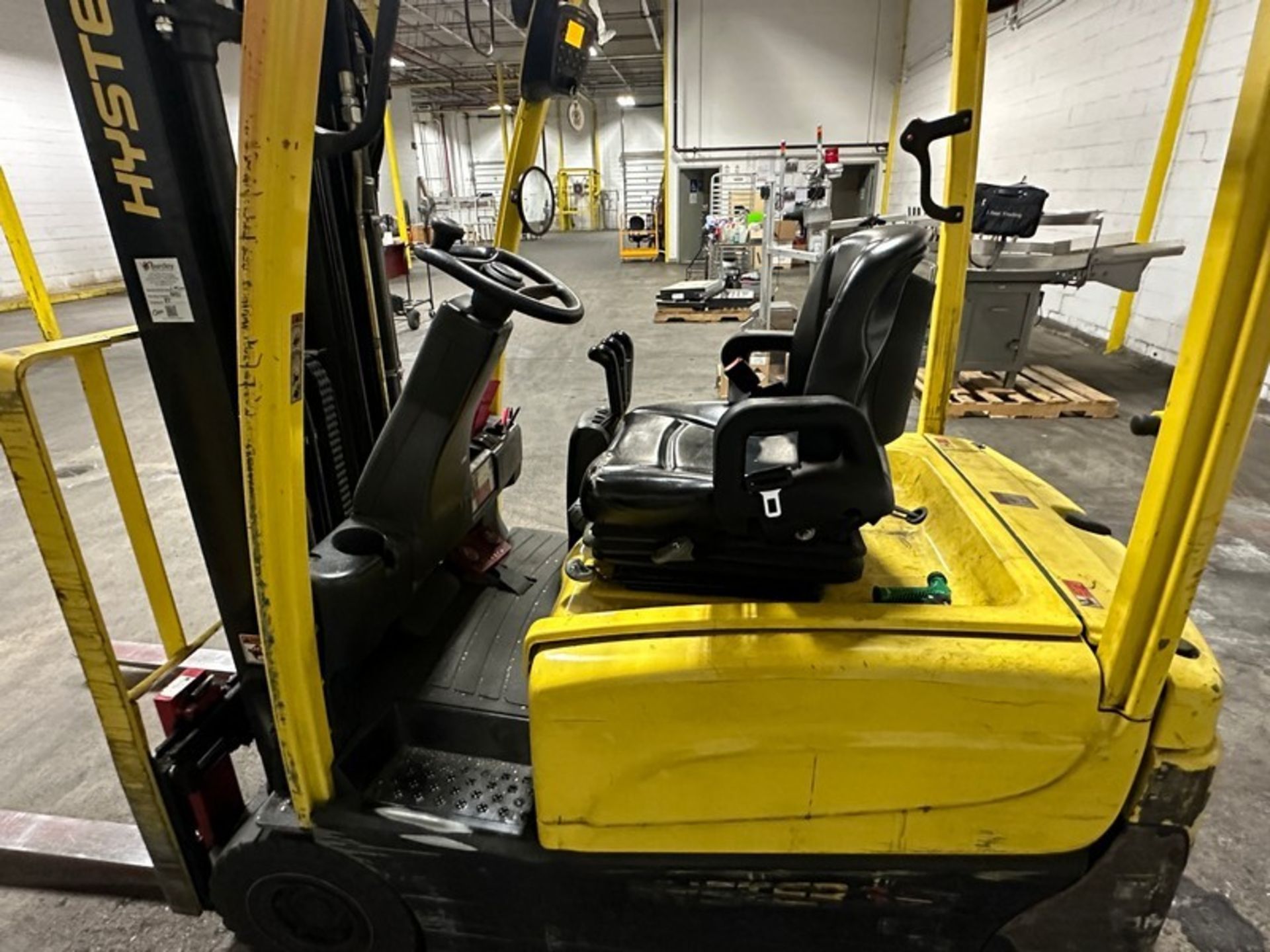 Forklift: 2018 Hyster J35XNT Electric 3,800 hrs, 2 Stage, Tilt, Side ...