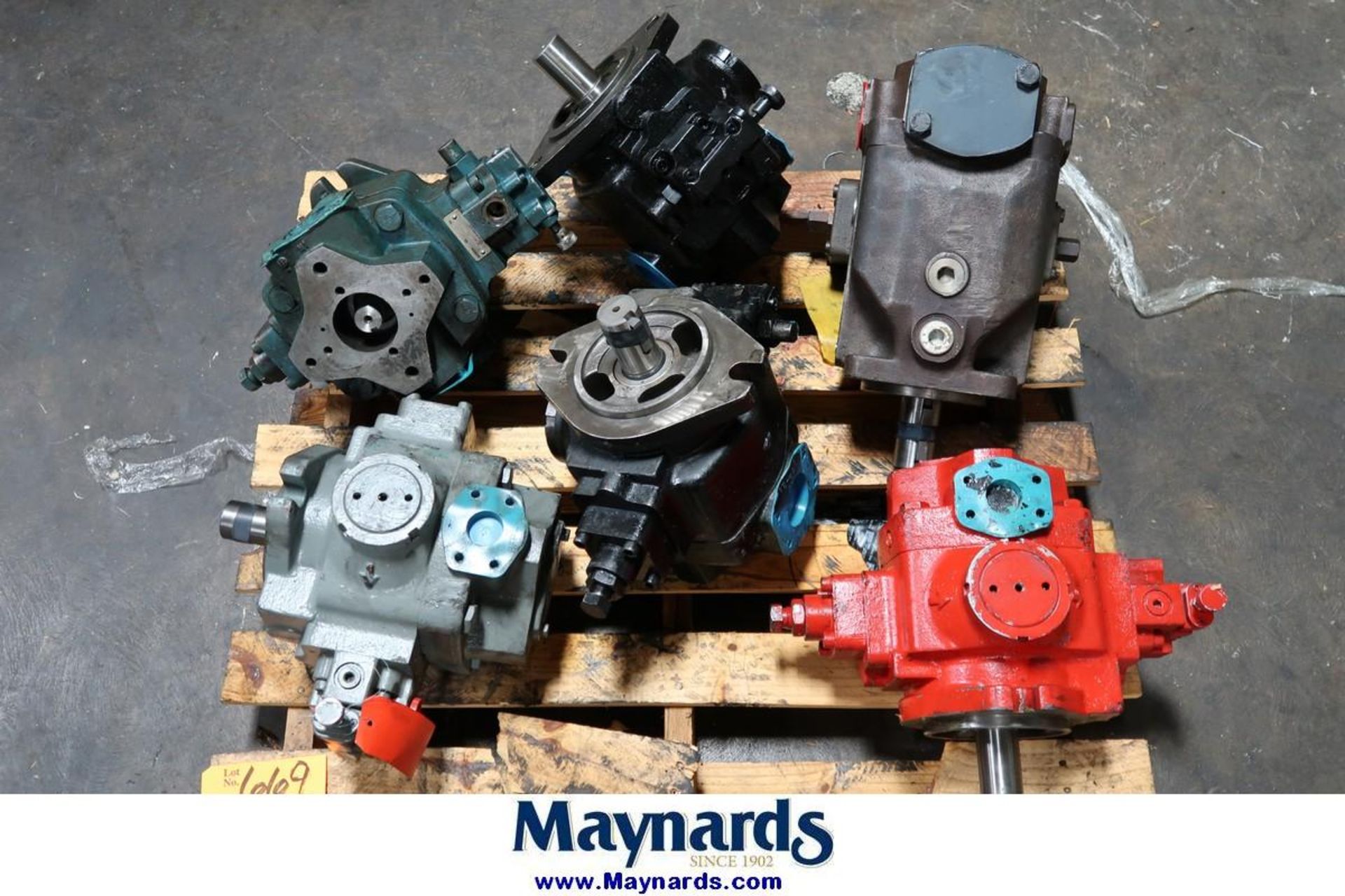 { Group of lots: 669, 670, 671 } Racine Hydraulic Pumps [Loc: Parts Crib ]