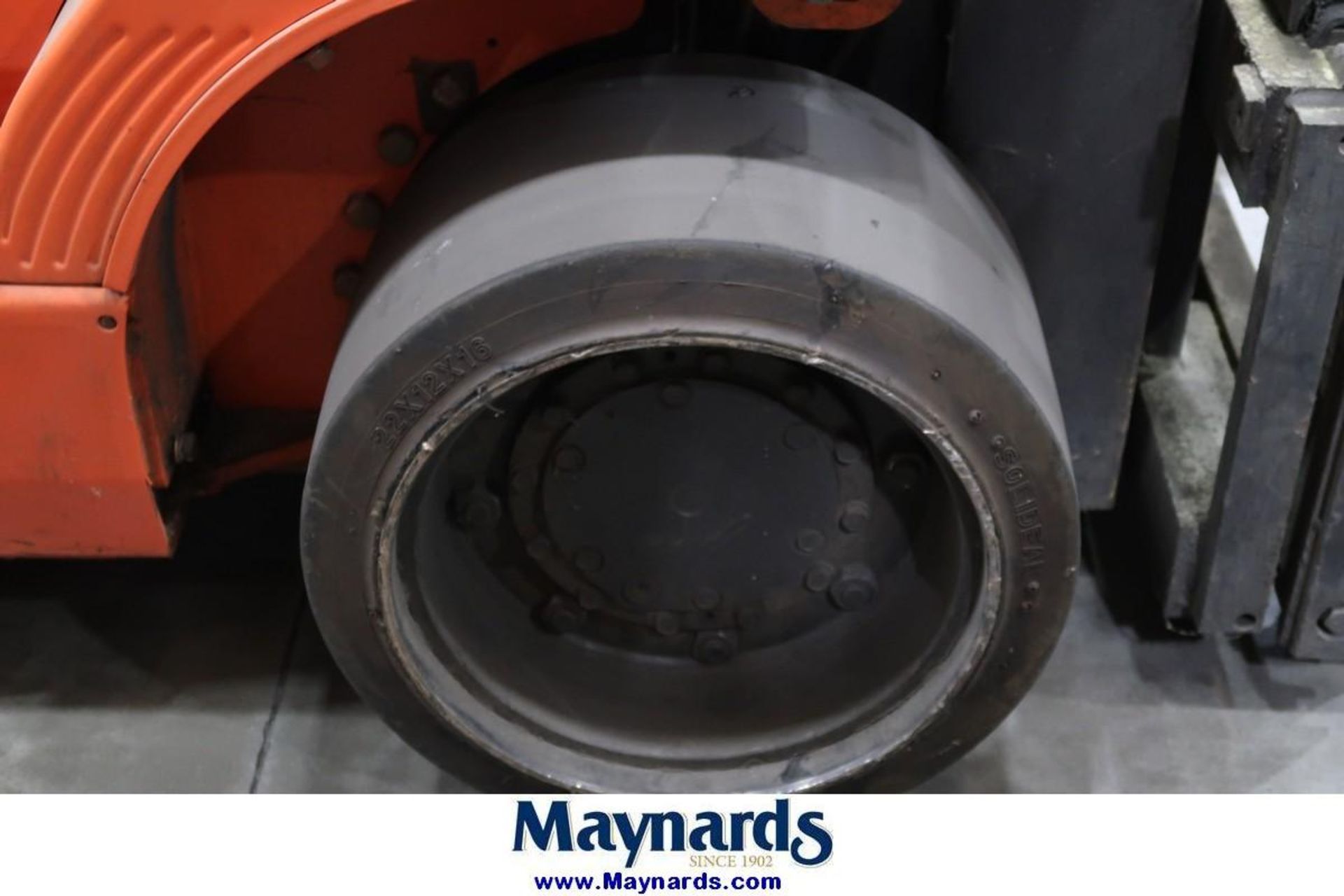 2007 Toyota 7FGCU45-BCS 8,850 Lb. Capacity LP Type Fork Lift 3-Stage ...
