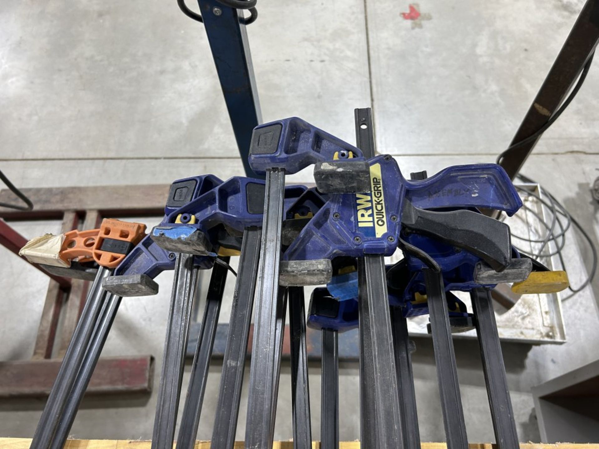{ Choice of lots: 136 } (15) LARGE 36'' QUICK GRIP CLAMPS, 13 ARE IRWIN ...