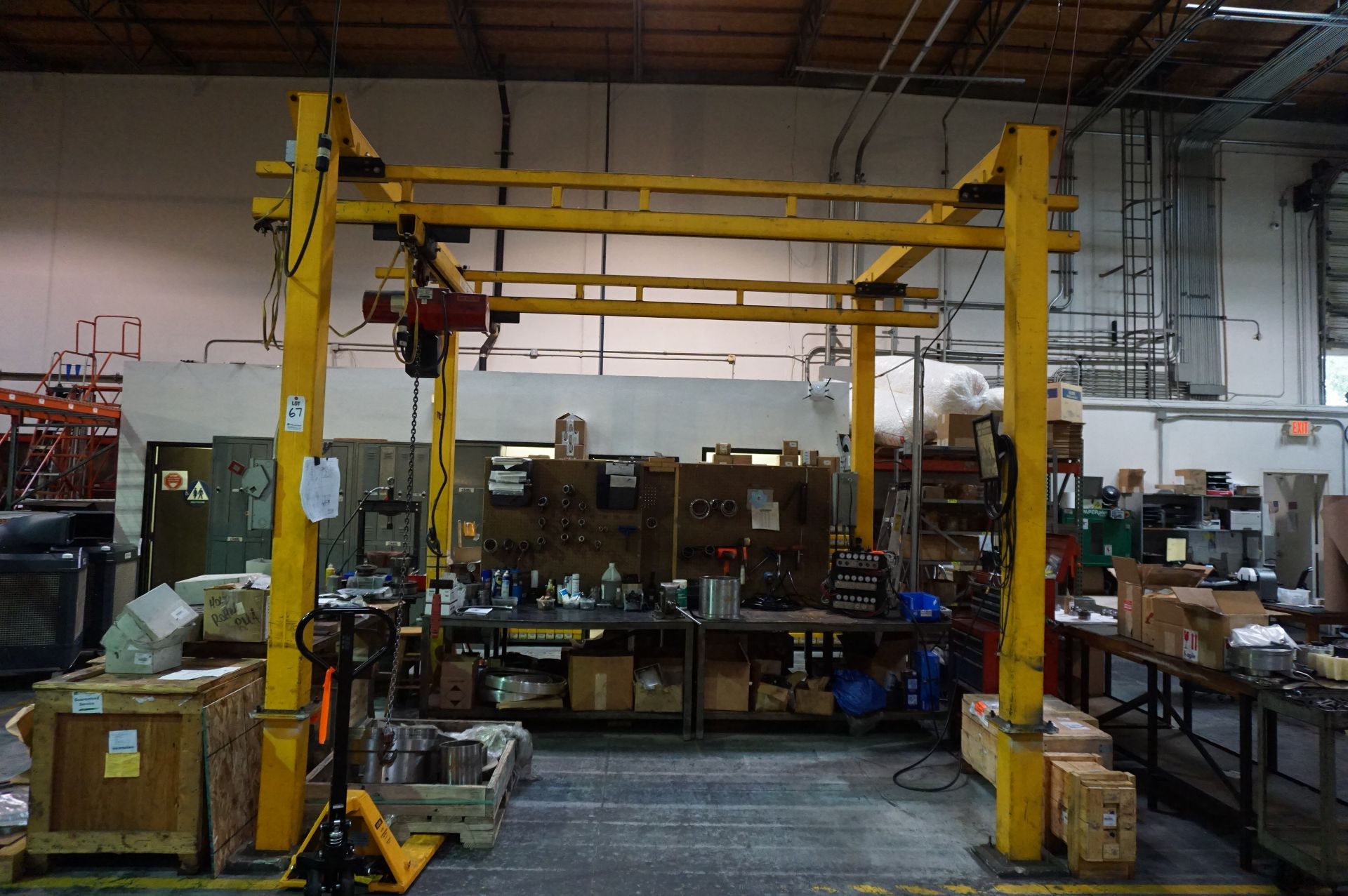 CRANEVEYOR TRANSTATION STAND ALONE BRIDGE CRANE 1 TON CAPACITY, WITH ...