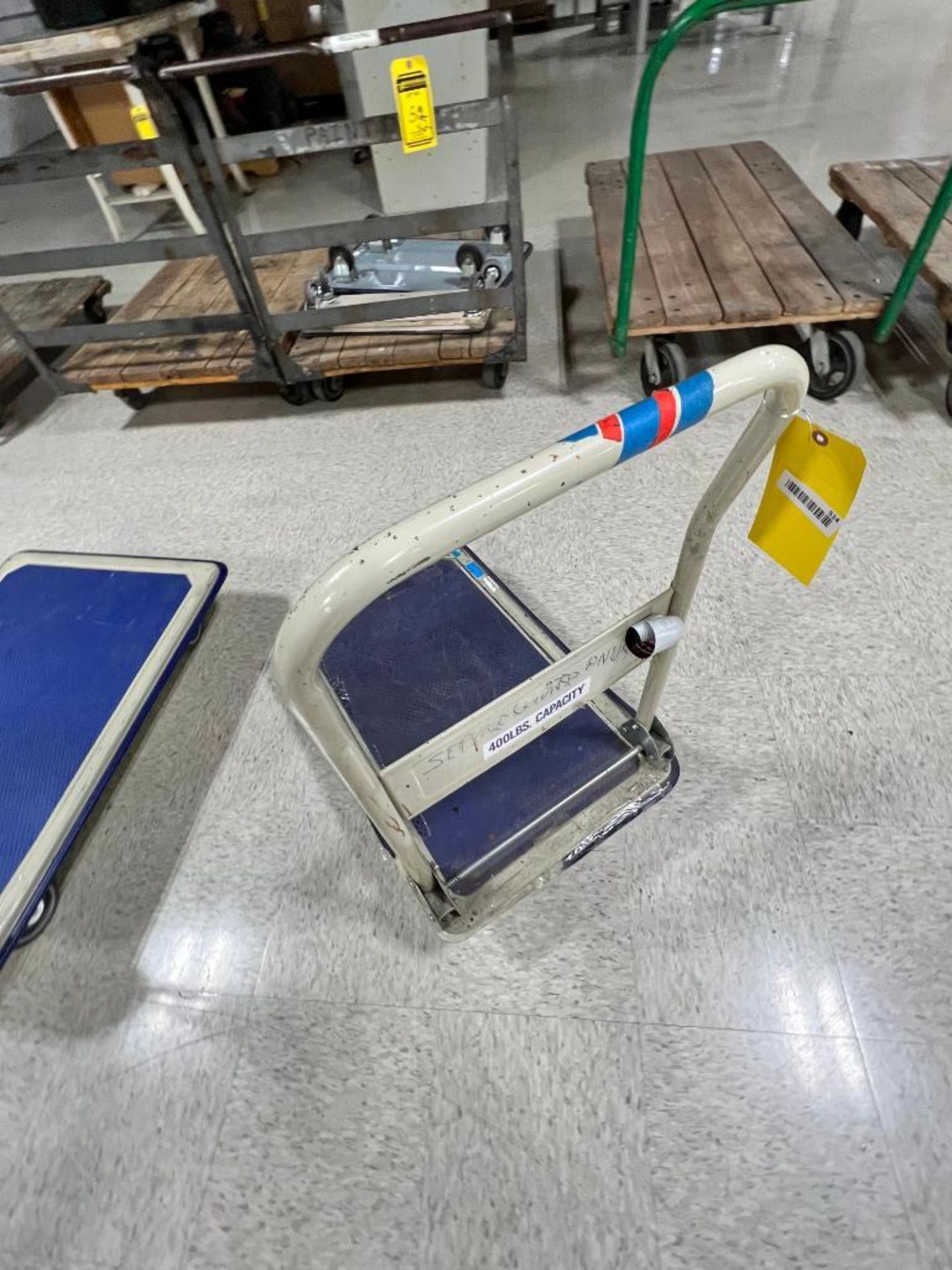 { Group of lots: 512, 513, 514, 515 } Wesco Platform Cart