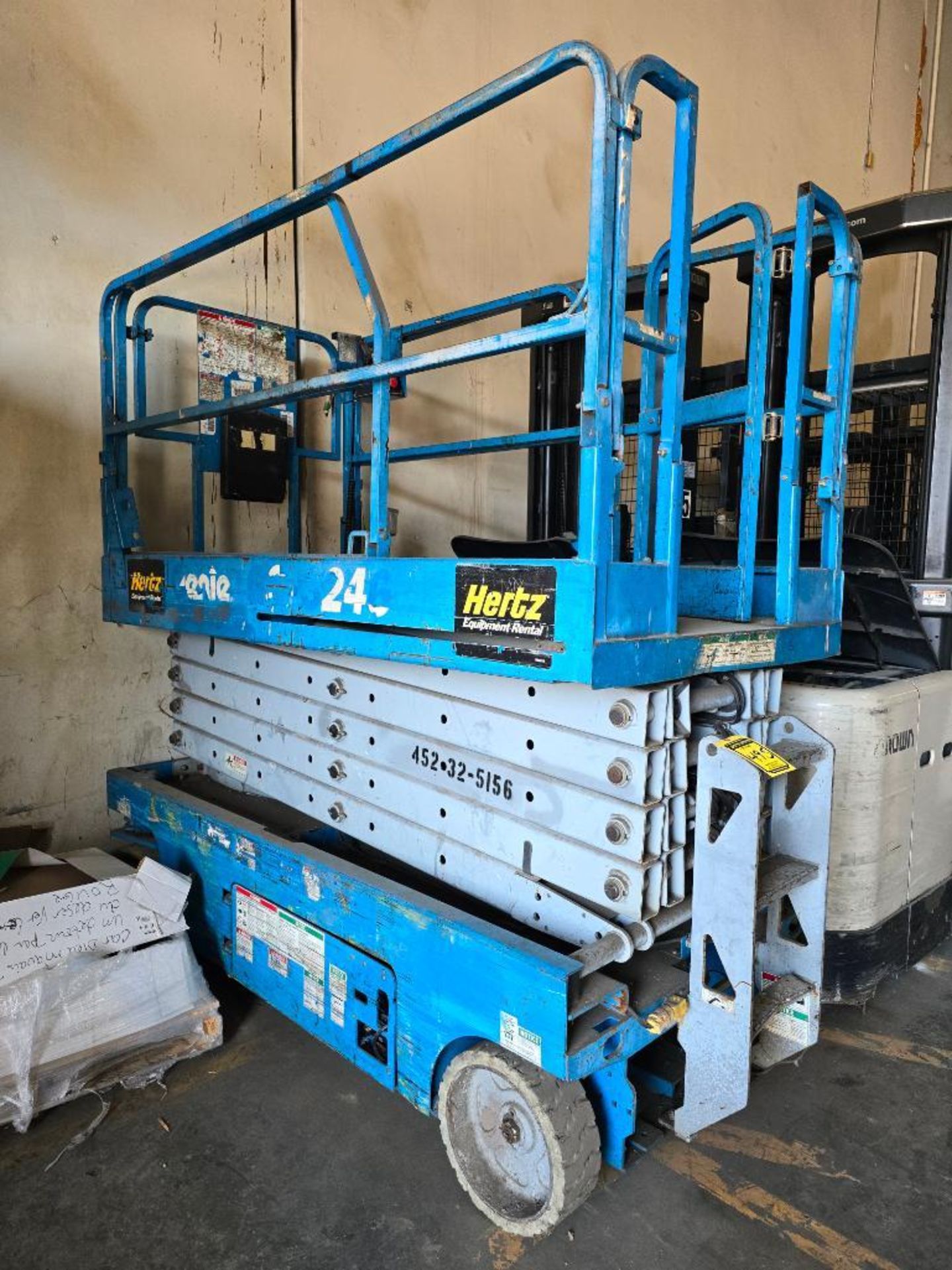 Genie GS-3246 Electric Scissor Lift, Extenda Deck, 450 LB. Capacity ...