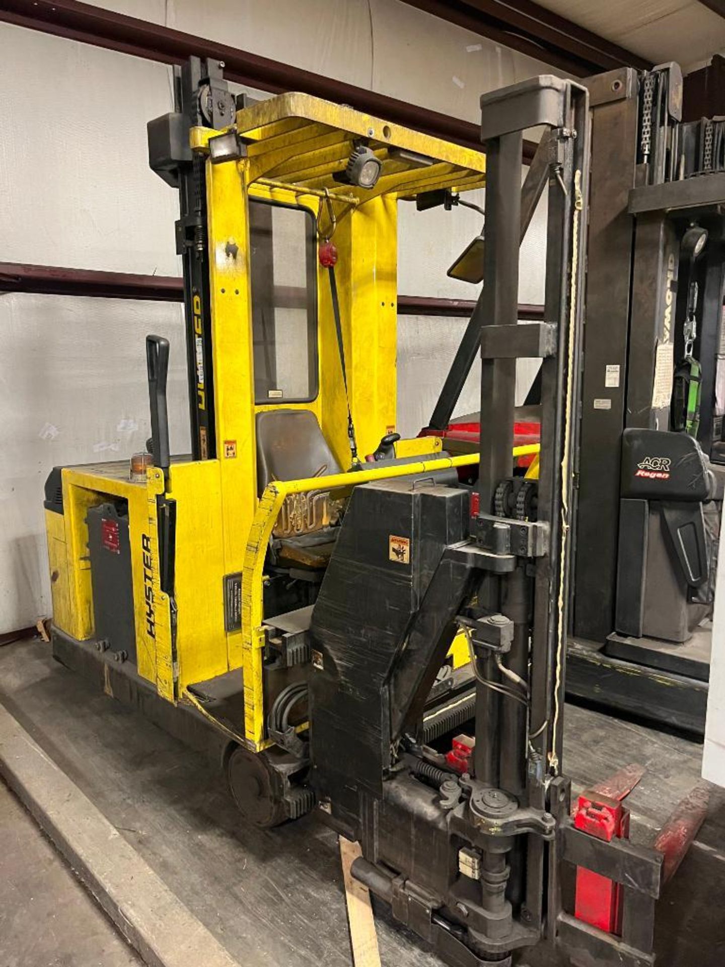Hyster Turret Truck, Model V30XMU, Sales Order 420601, Type: EO, 3,000 ...
