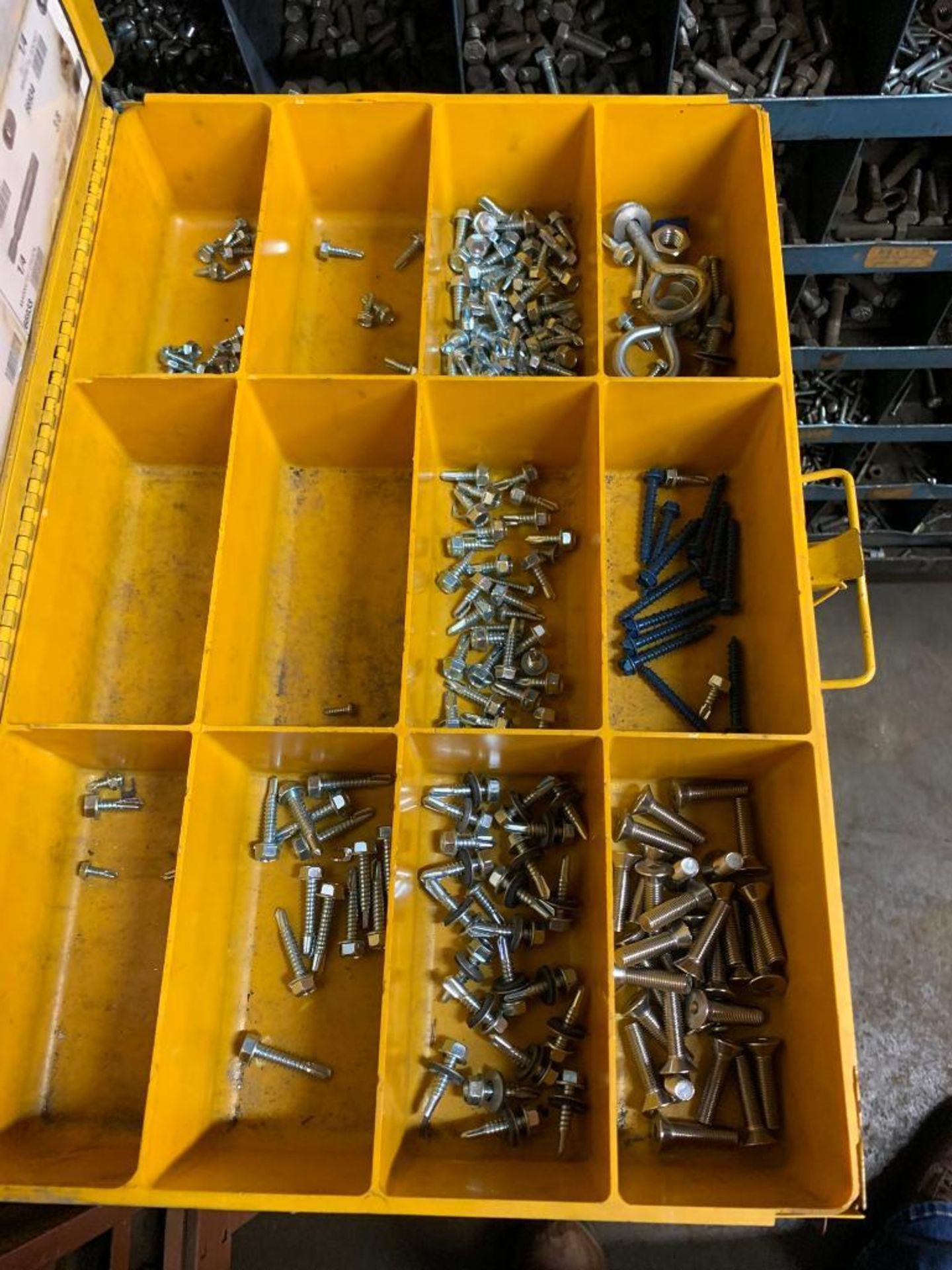 (6x) Kar Products Cabinets w/ Hardware Content ($100 Loading Fee will ...