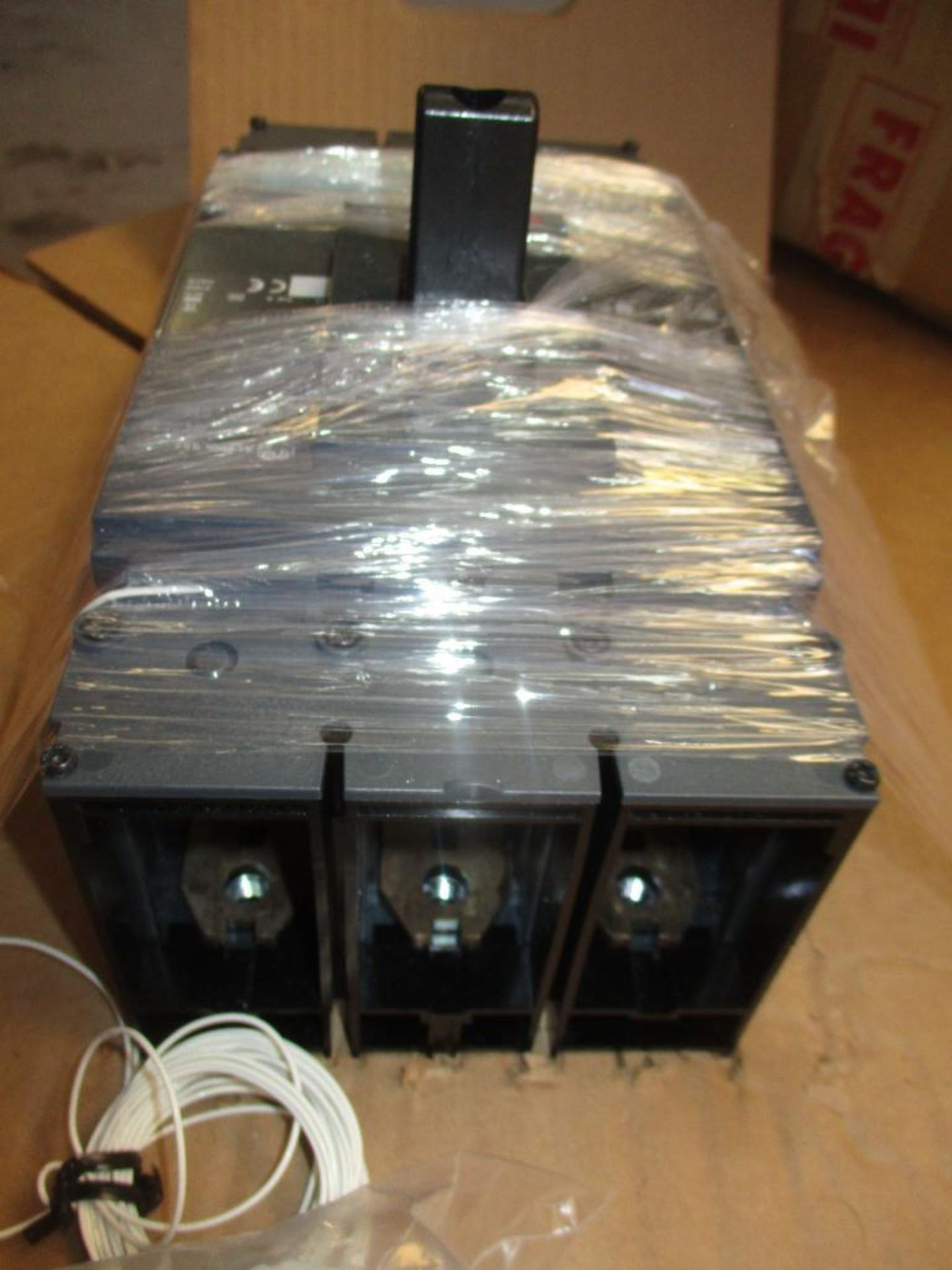 Square D 400 AMP Circuit Breaker, 556149P2, 400A, 3P, 600VAC, PowerPacT ...