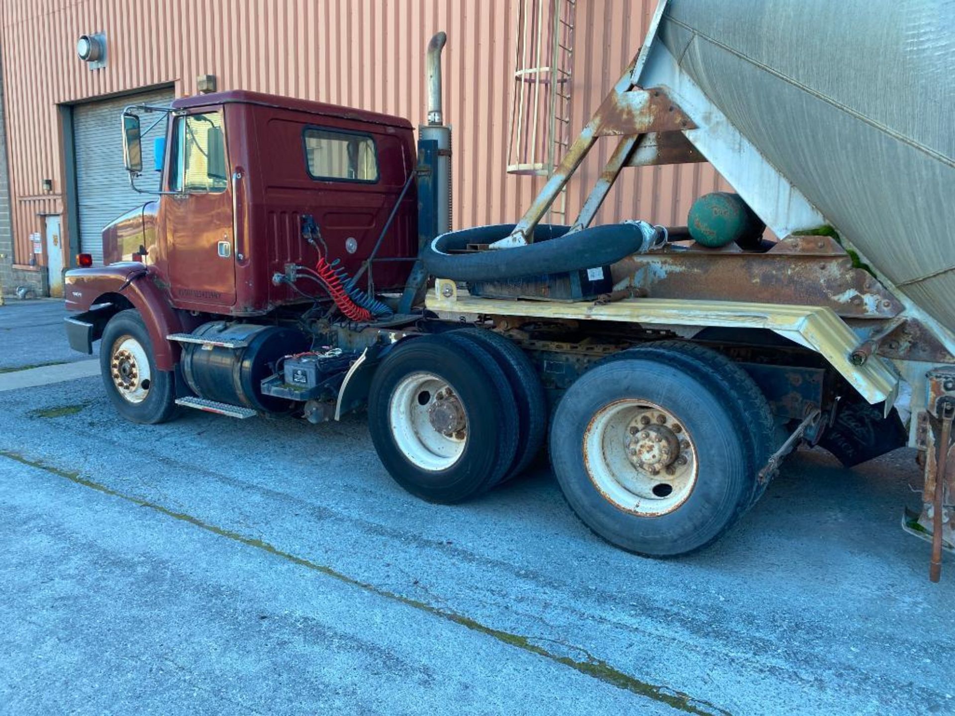 Volvo Tandem Axle Tractor, Model VOLVO VE D12-348 180, Vin ...