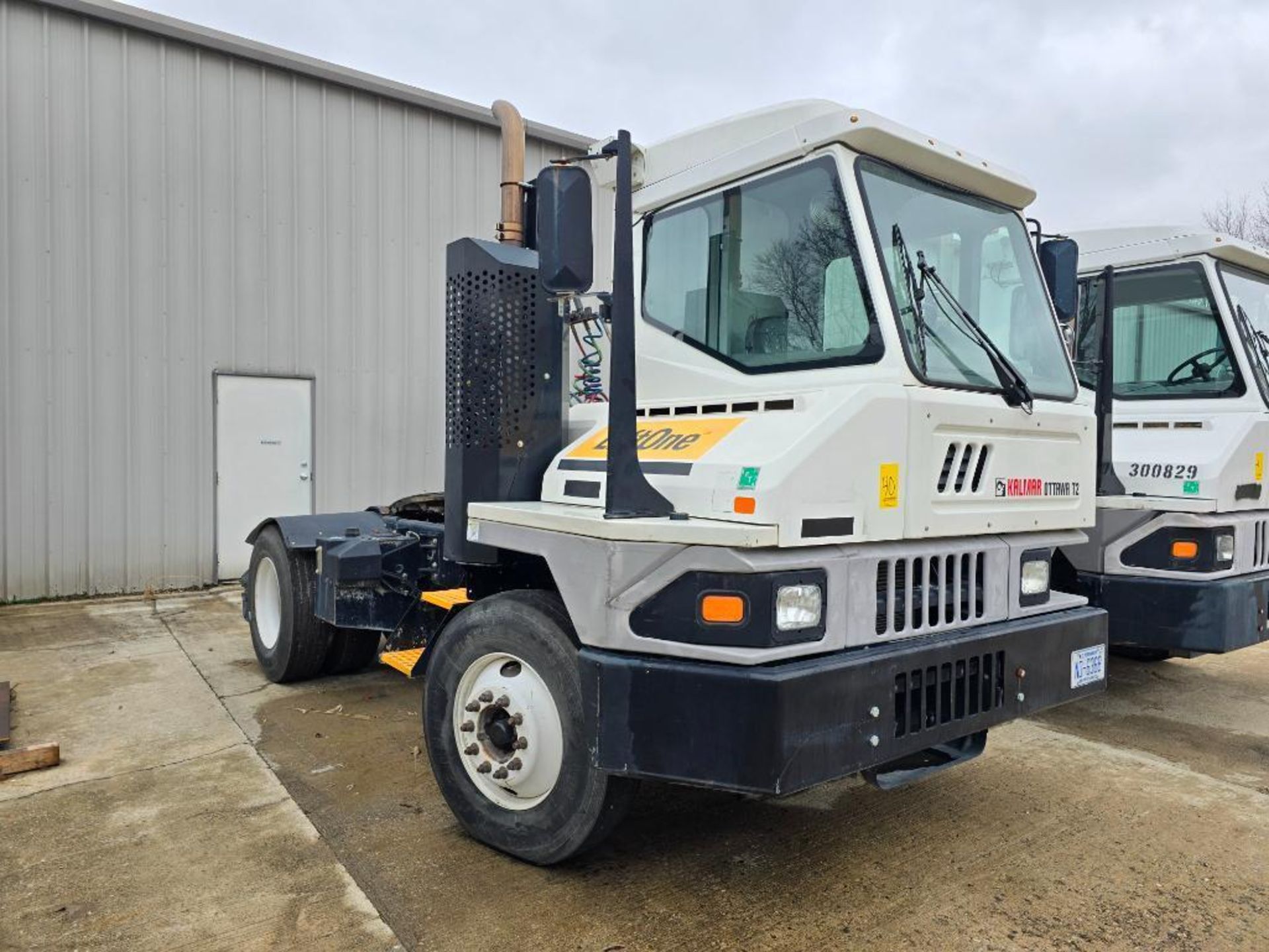 { Choice of lots: 40 } 2017 Kalmar Ottawa Spotter Tuck/Terminal Tractor ...