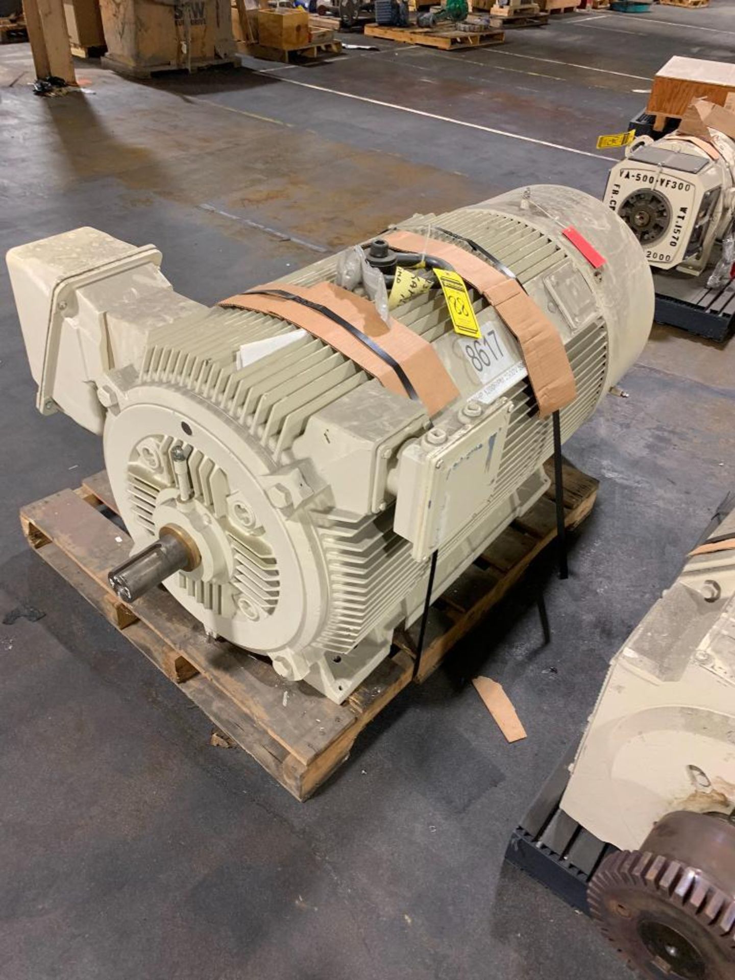 Siemens 250-HP Electric Motor, 1180 RPM, 2300 V, 3 Phase, FR: 509Z