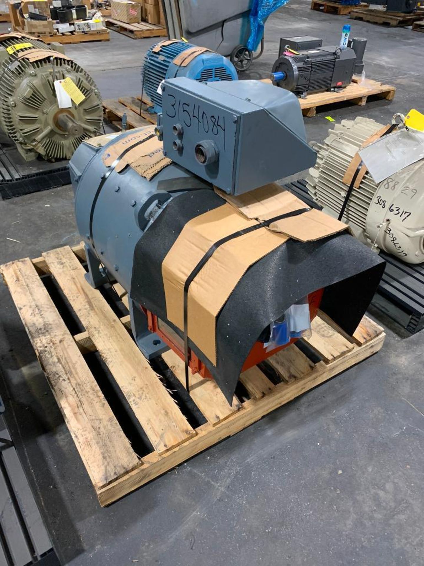 Allen Bradley 125-HP DC Electric Motor, 850/1700 RPM, 500 V, 3 Phase ...