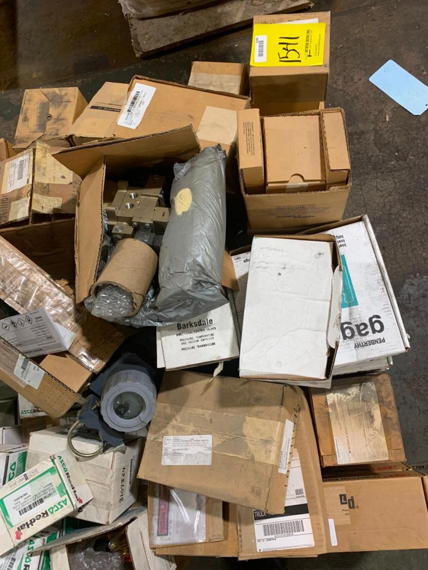 Pallet w/ Ingersoll-Rand Air Motors, Regulators, Red Hat Pneumatic ...