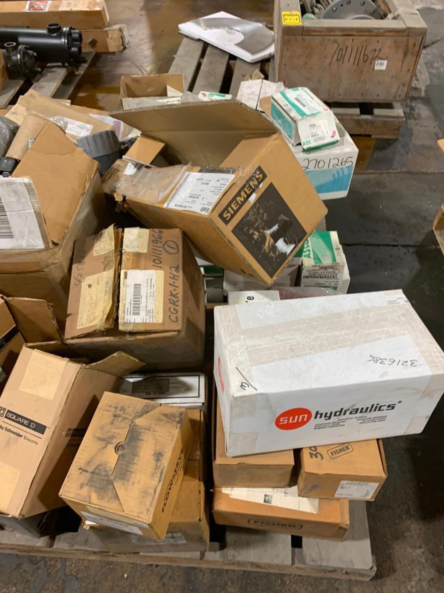 Pallet w/ Ingersoll-Rand Air Motors, Regulators, Red Hat Pneumatic ...