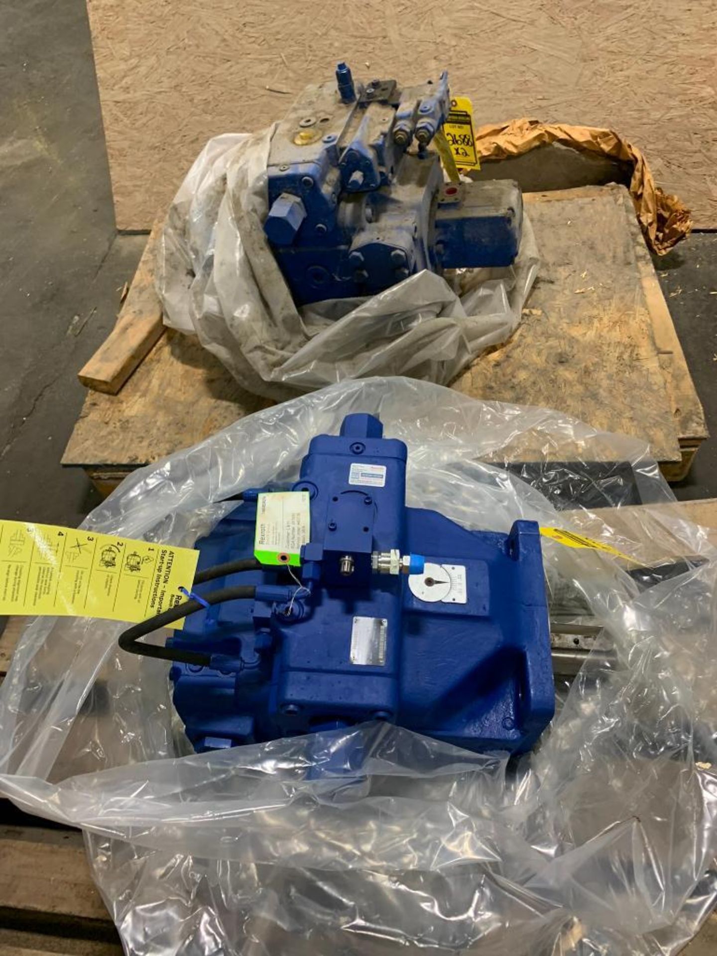 (2) Rexroth Gear Pumps, Model R910964197