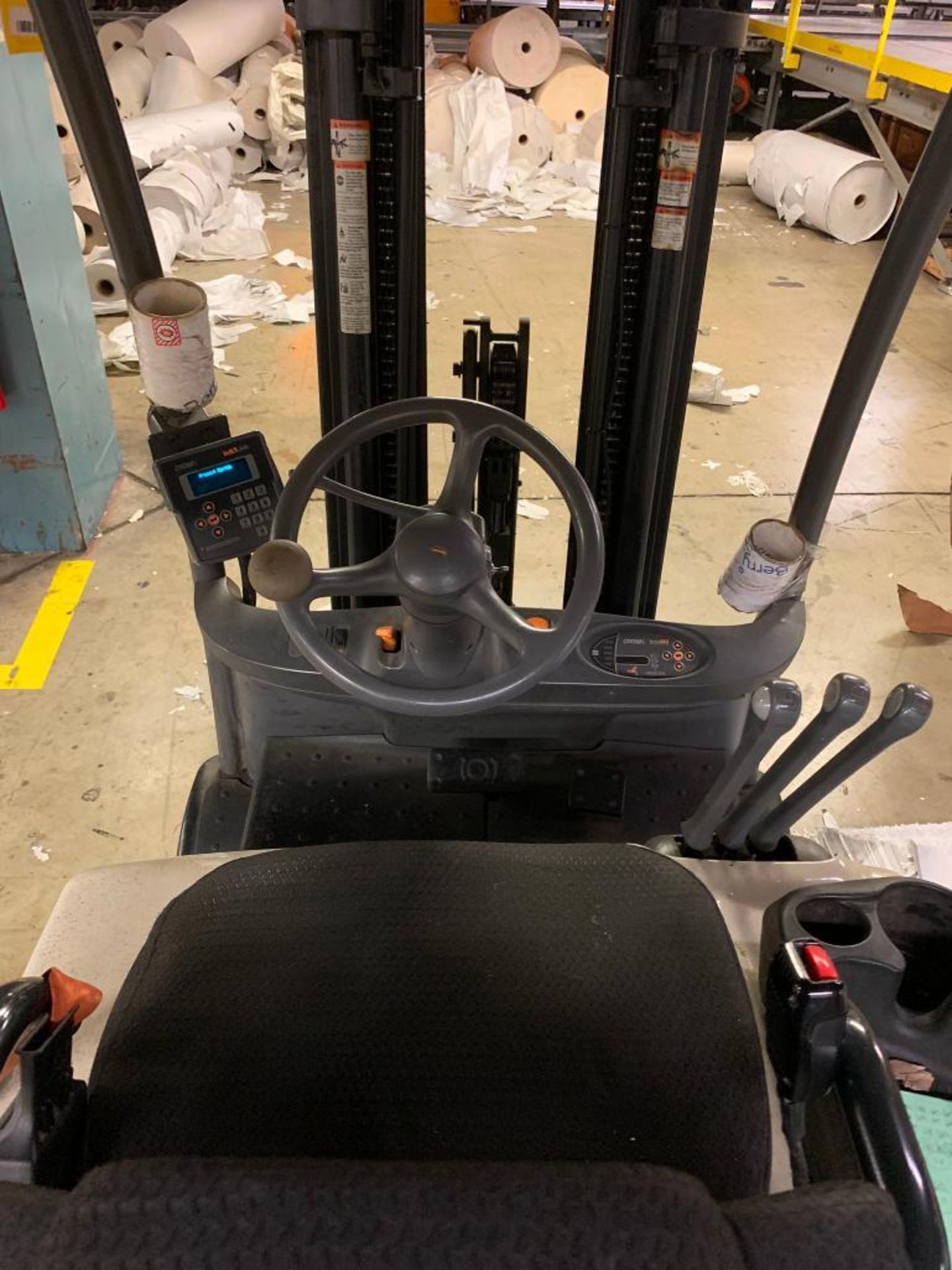 Crown 3,000 LB. Capacity 3-Wheel Electric Forklift, Model SC5225-30 ...