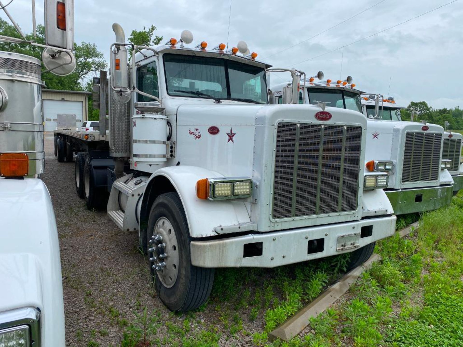 2005 Peterbilt 378 Day Cab Tractor, GVWR 50,000-LB, VIN ...