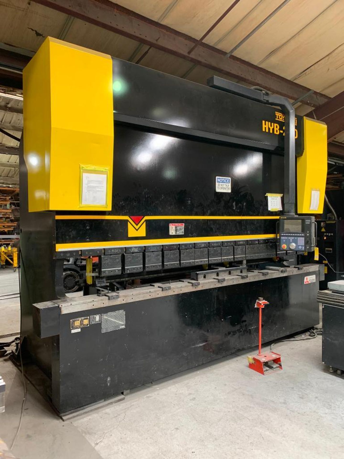 Toyokoki HYB-250 250-Ton Capacity CNC Press Brake, Model 25040, S/N ...