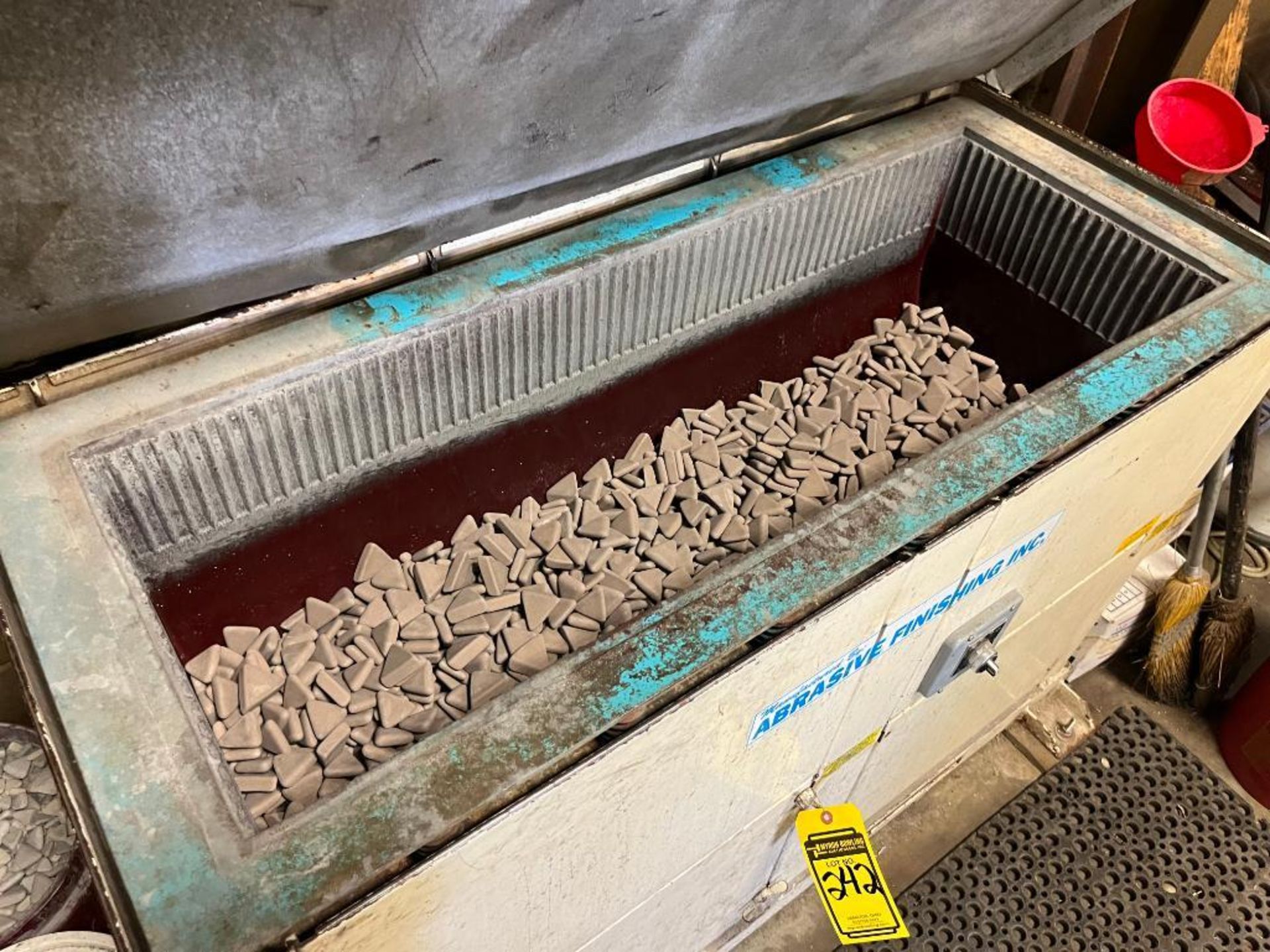 Abrasive Finishing Inc. Deburrer Super Quiet Burr Bench, 440-Volt