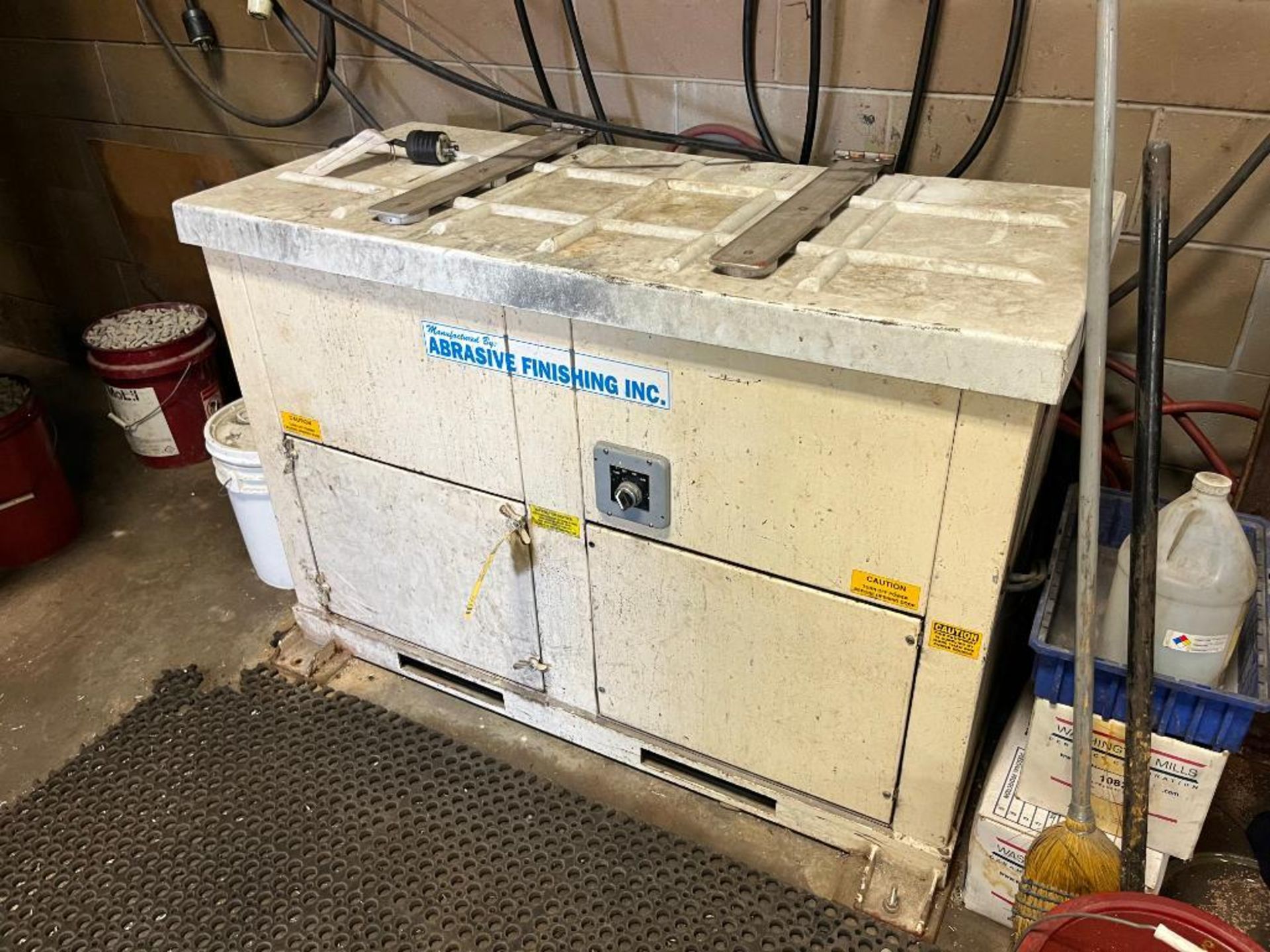Abrasive Finishing Inc. Deburrer Super Quiet Burr Bench, 440-Volt