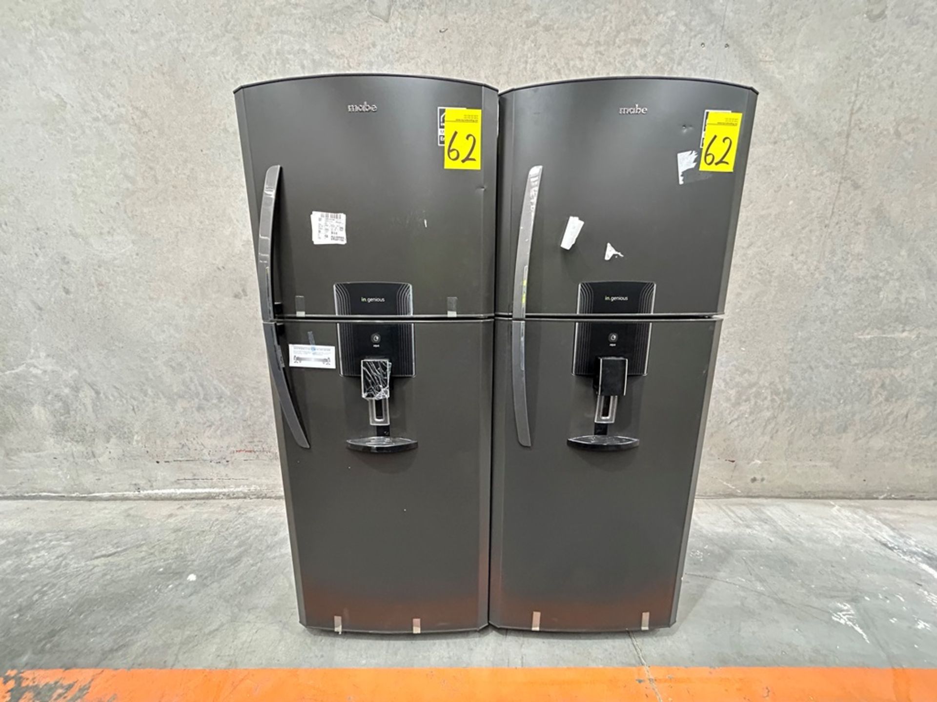 Lote de 2 refrigeradores contiene: 1 refrigerador con dispensador de ...