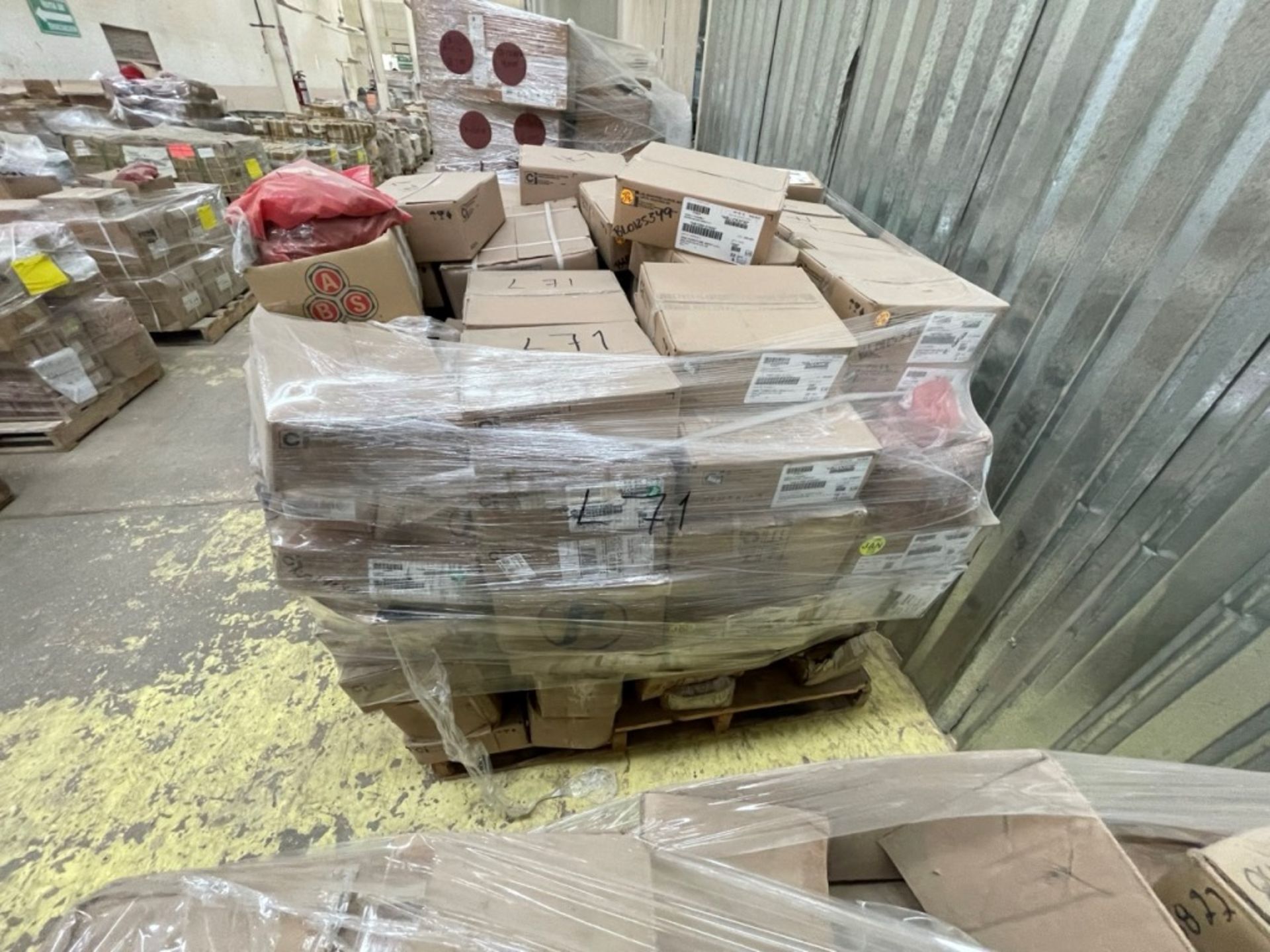 (New) Raw material platform containing boxes with hardware, handles ...