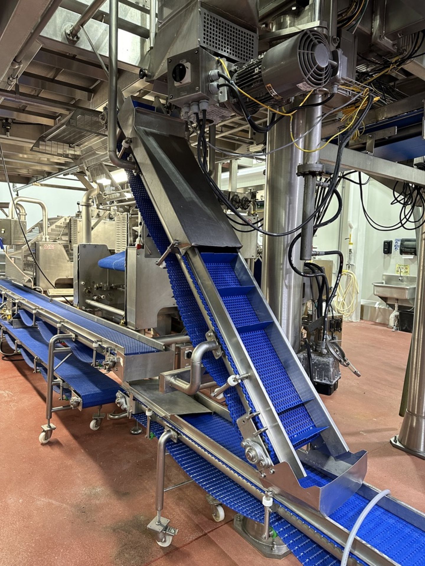 9.5" Stainless Steel Frame Flighted Decline Conveyor [ref 392 ...