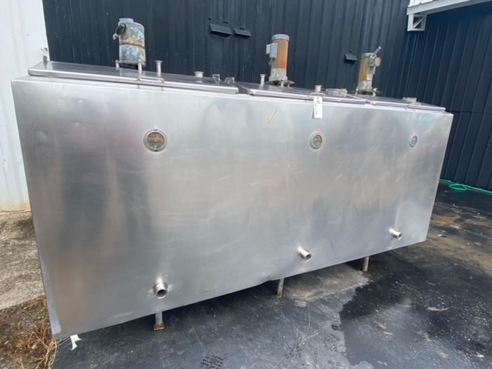 Mueller 3 Compartment Stainless Steel Insulated Mix Tank, 250 Gallons ...