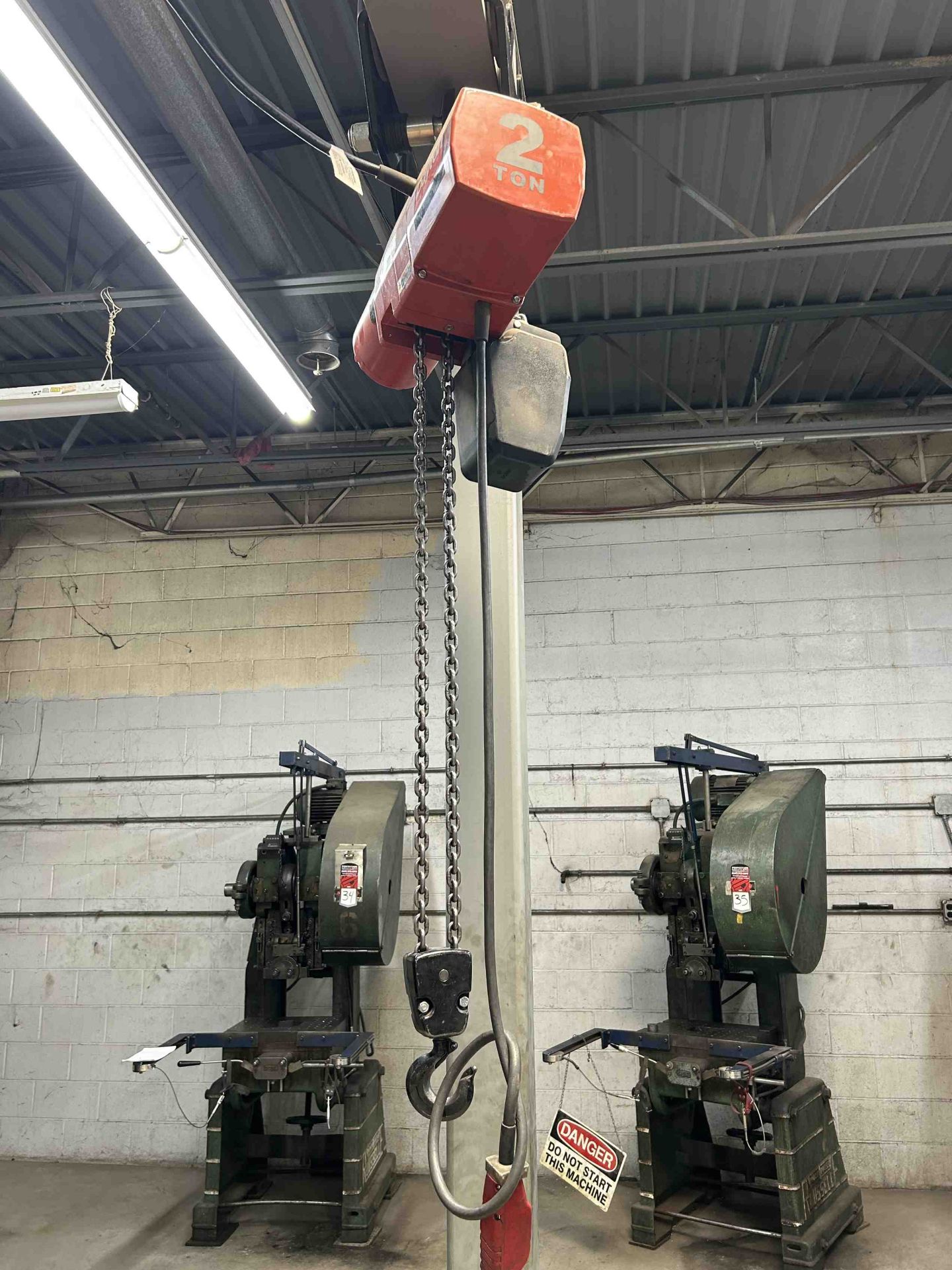 Approx. 2-Ton x 30' Gantry Crane w/ Dayton 2-Ton Hoist