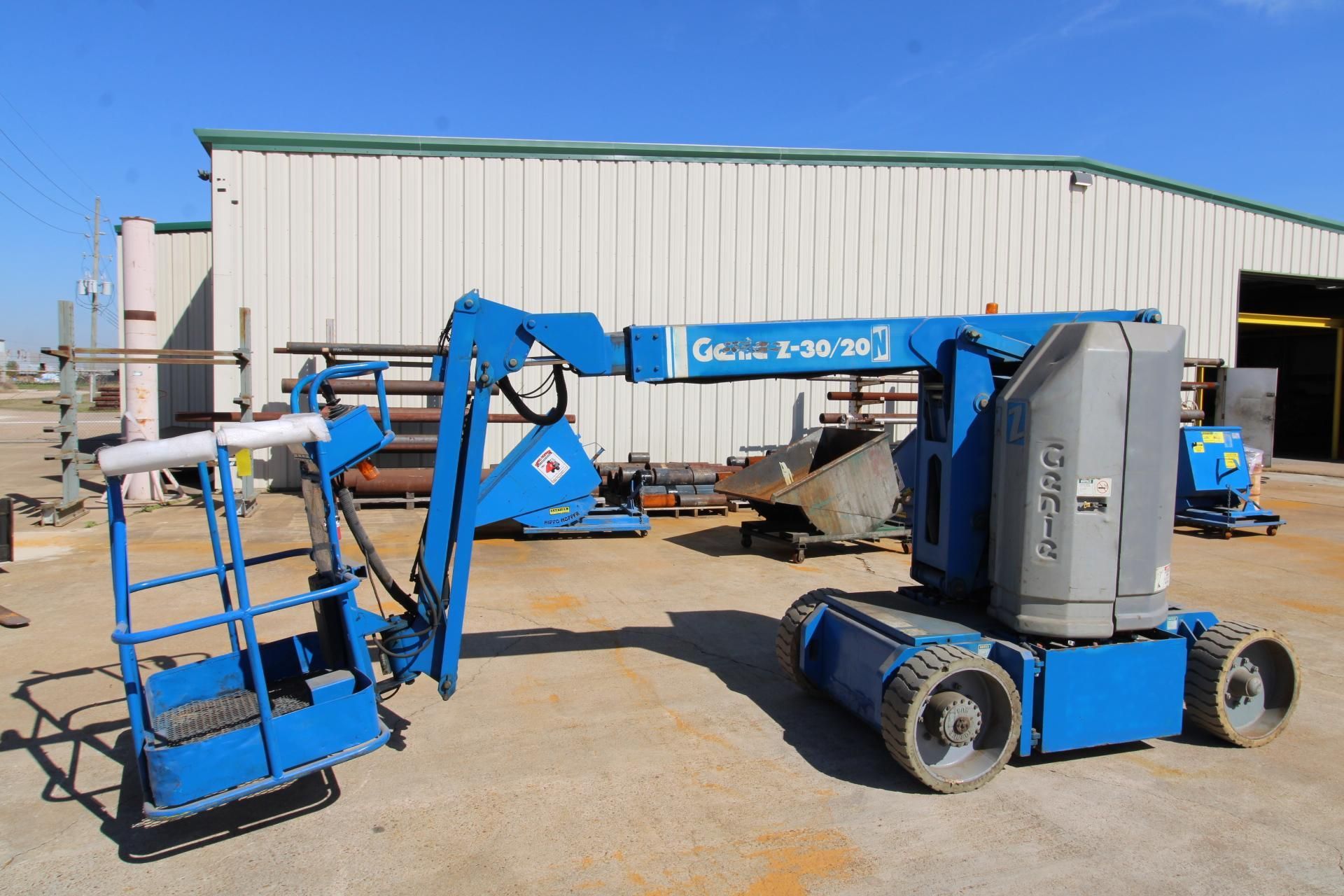 BOOM LIFT GENIE Z-30/20N MDL. Z-30N, new 1996, articulating boom lift ...
