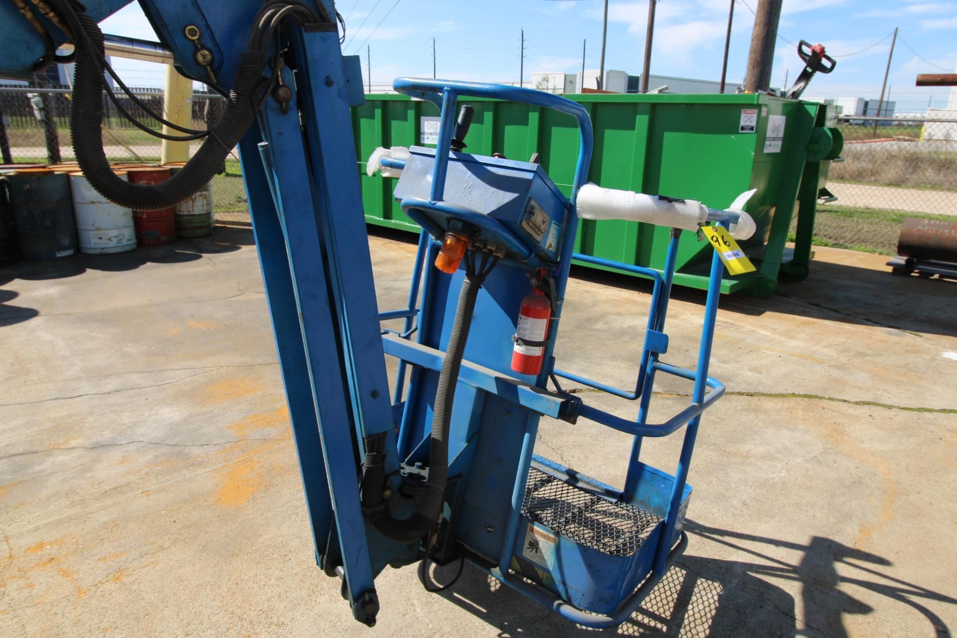 BOOM LIFT GENIE Z-30/20N MDL. Z-30N, new 1996, articulating boom lift ...