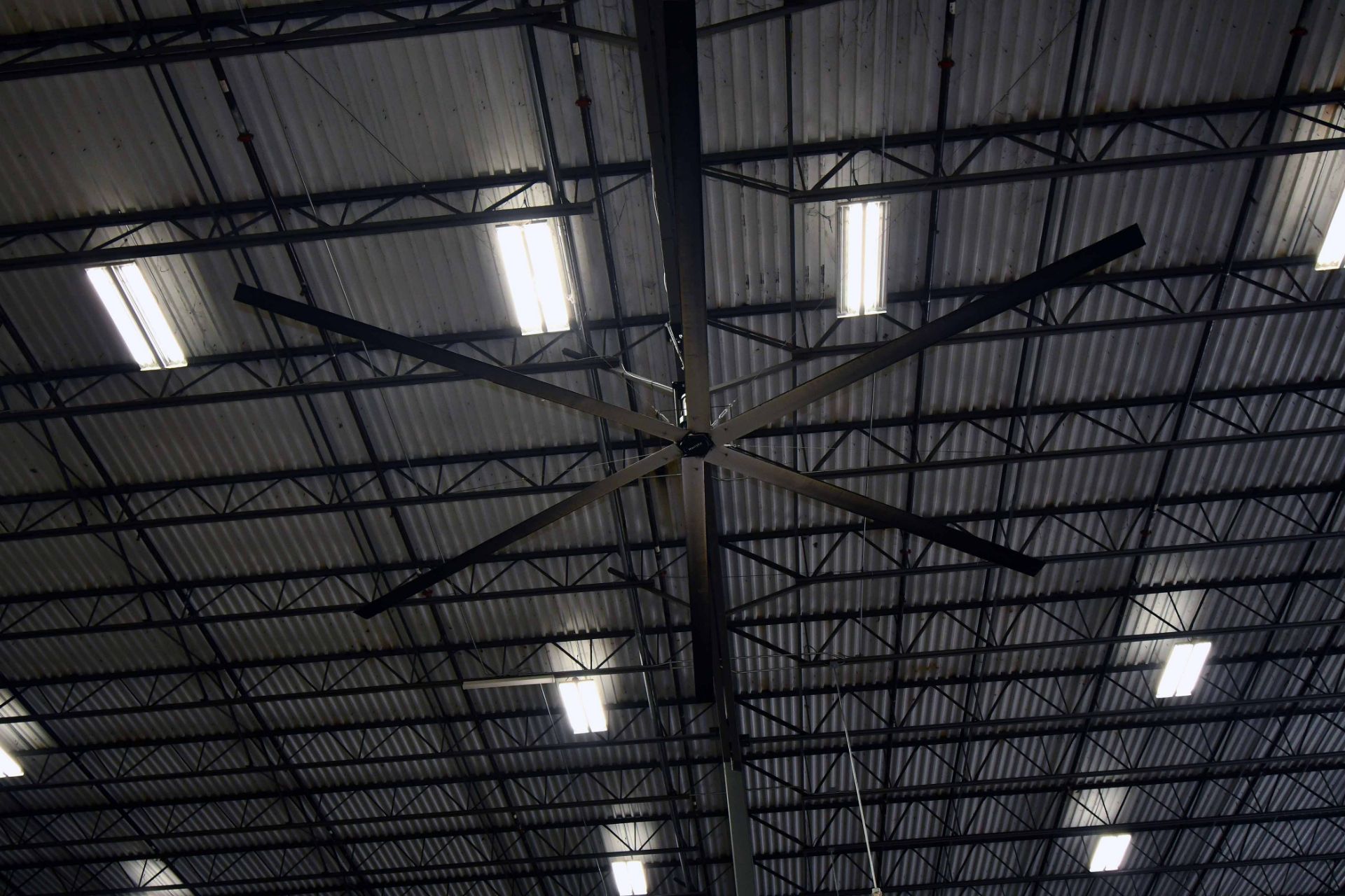 { Choice of lots: 190, 192, 193 } OVER SIZED WAREHOUSE CEILING FAN ...