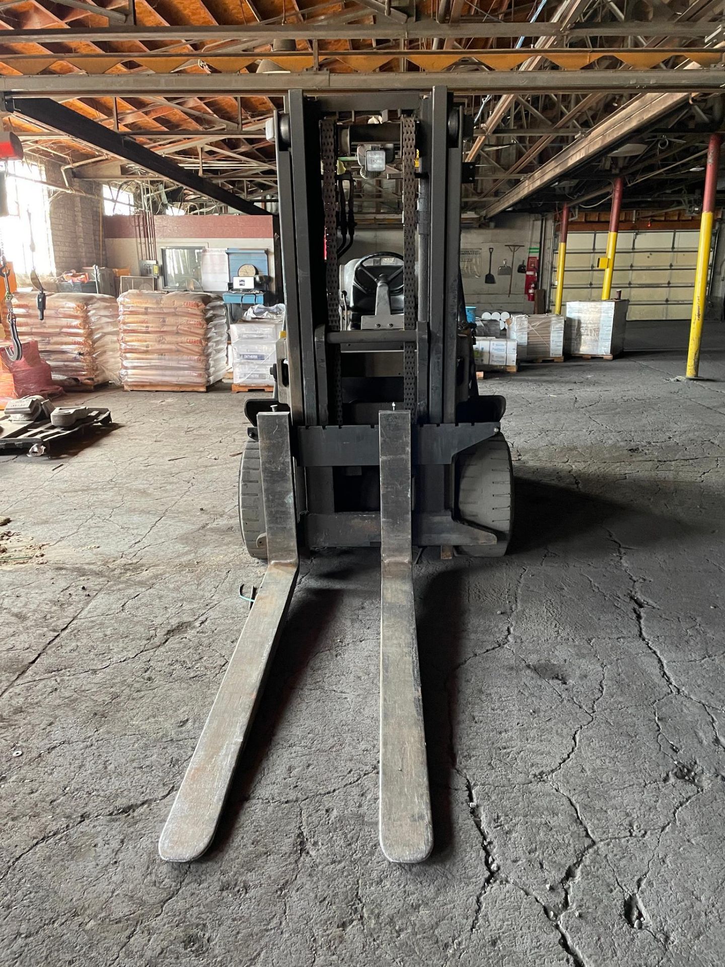 FORKLIFT, YALE 15,000-LB. BASE CAP. MDL. GLC155CANGBV106, 13,750-lb ...