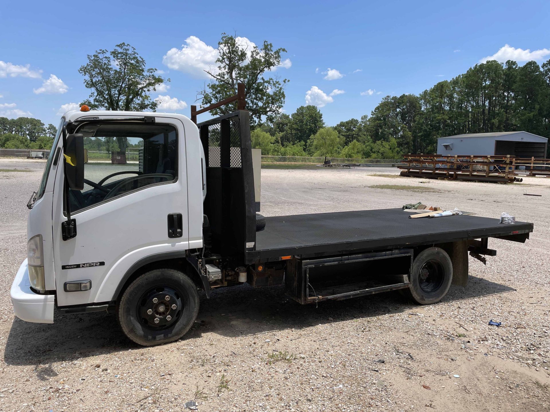 FLATBED TRUCK, ISUZU NPR, 2007, diesel, ODO 191,313, VIN JALB4W16677400177