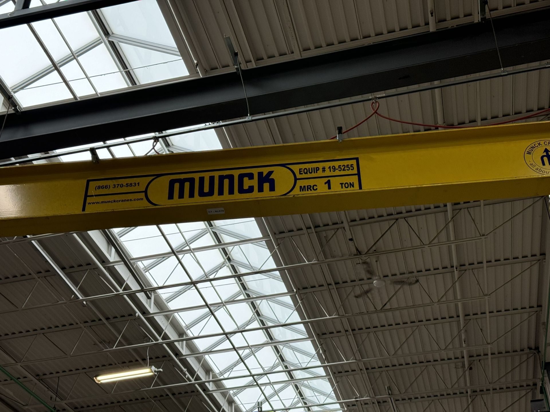MUNCK, 1 TON, JIB CRANE WITH 1 TON CHAIN HOIST, S/N 19-5255, (RIGGING ...