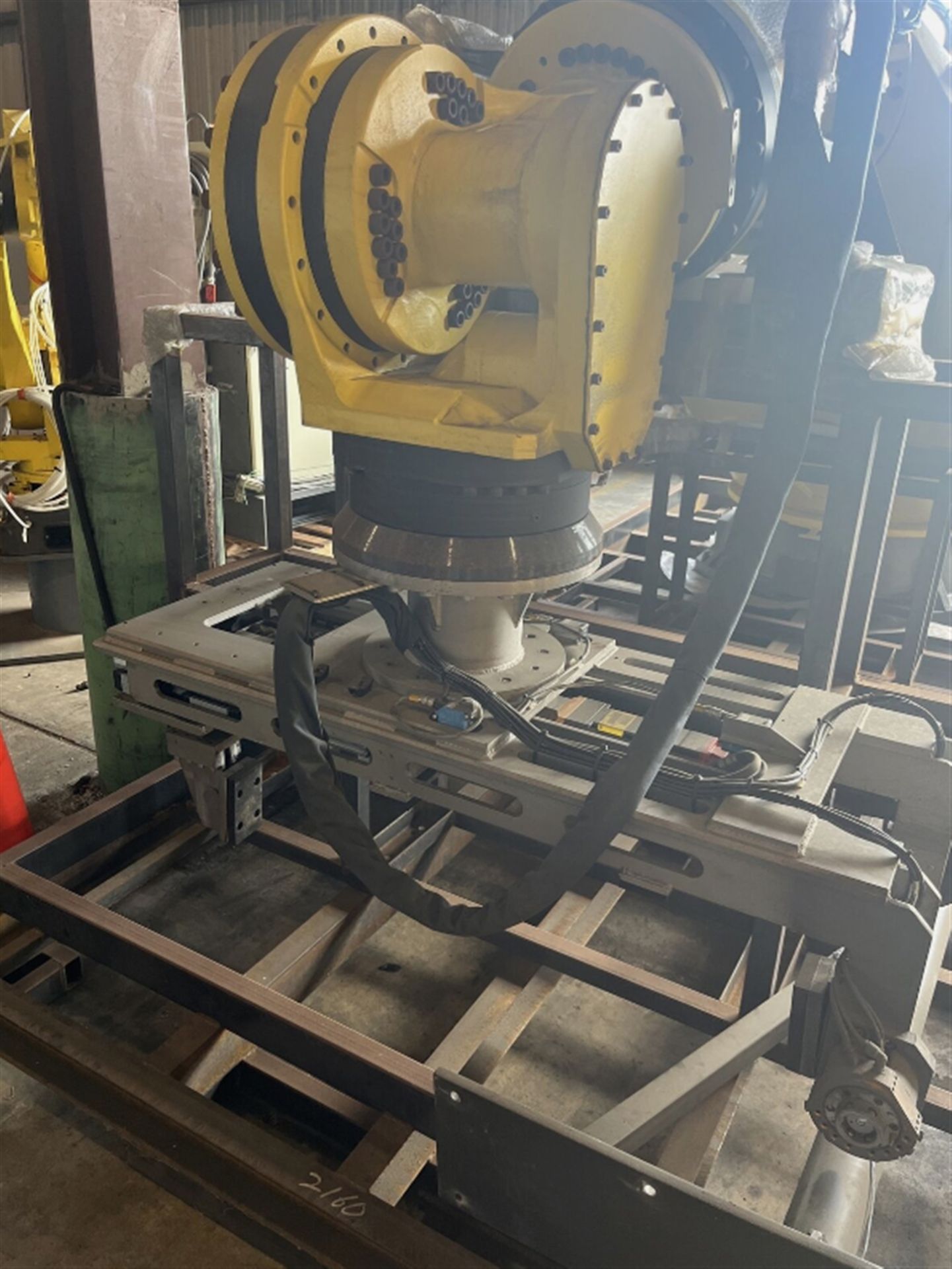 Fanuc Robot M-2000iA/1200 with Fanuc System R-30iA Controller- (LOADING ...