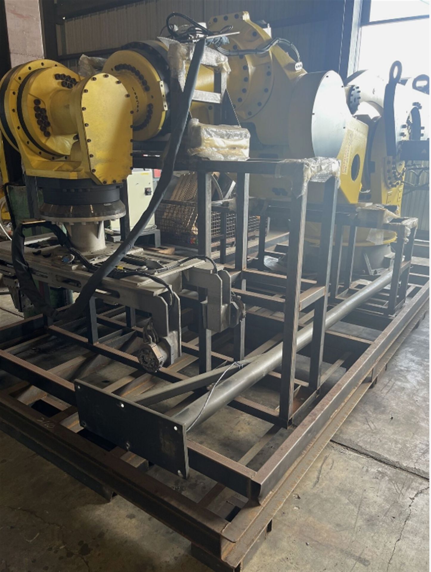 Fanuc Robot M-2000iA/1200 with Fanuc System R-30iA Controller- (LOADING ...