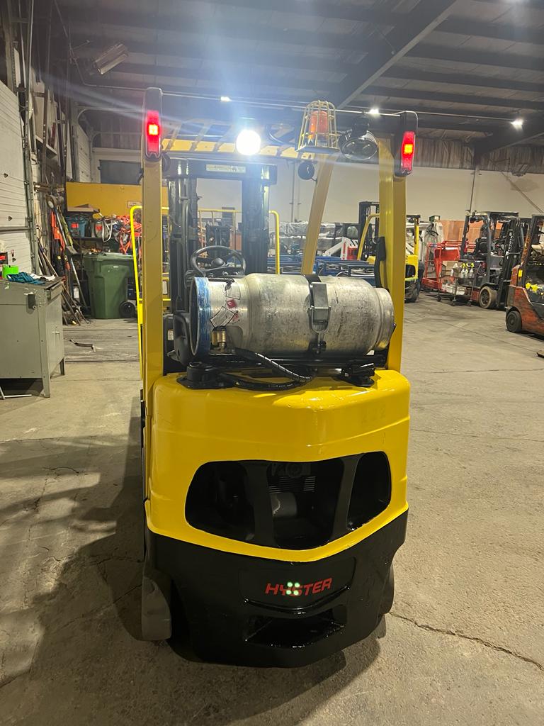 2019 Hyster 4,000lbs Capacity LPG (Propane) Forklift with sideshift and ...