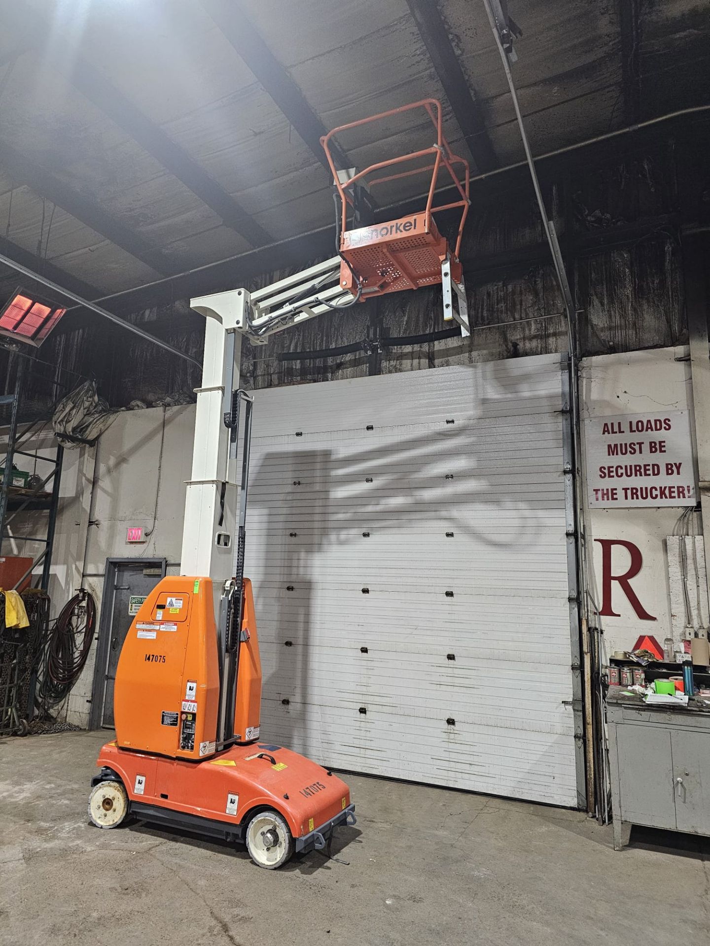 2019 Snorkel Model MB20J Mast Boom Lift Unit ManLift with 26' Working Height 24V Indoor Non-Marki