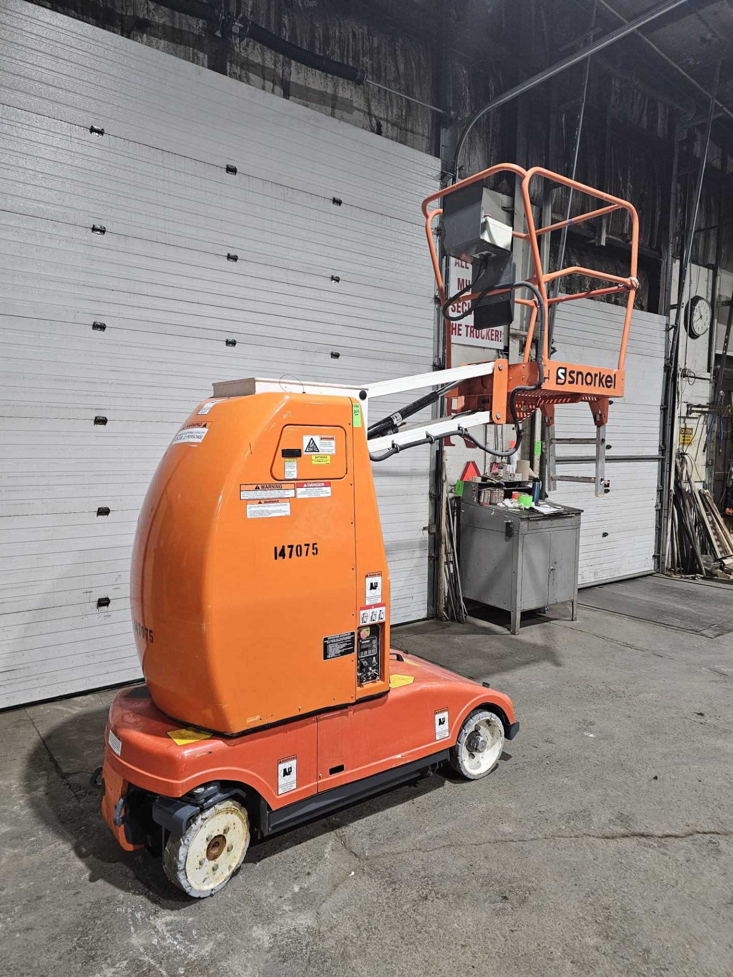 2019 Snorkel Model MB20J Mast Boom Lift Unit ManLift with 26' Working Height 24V Indoor Non-Marki