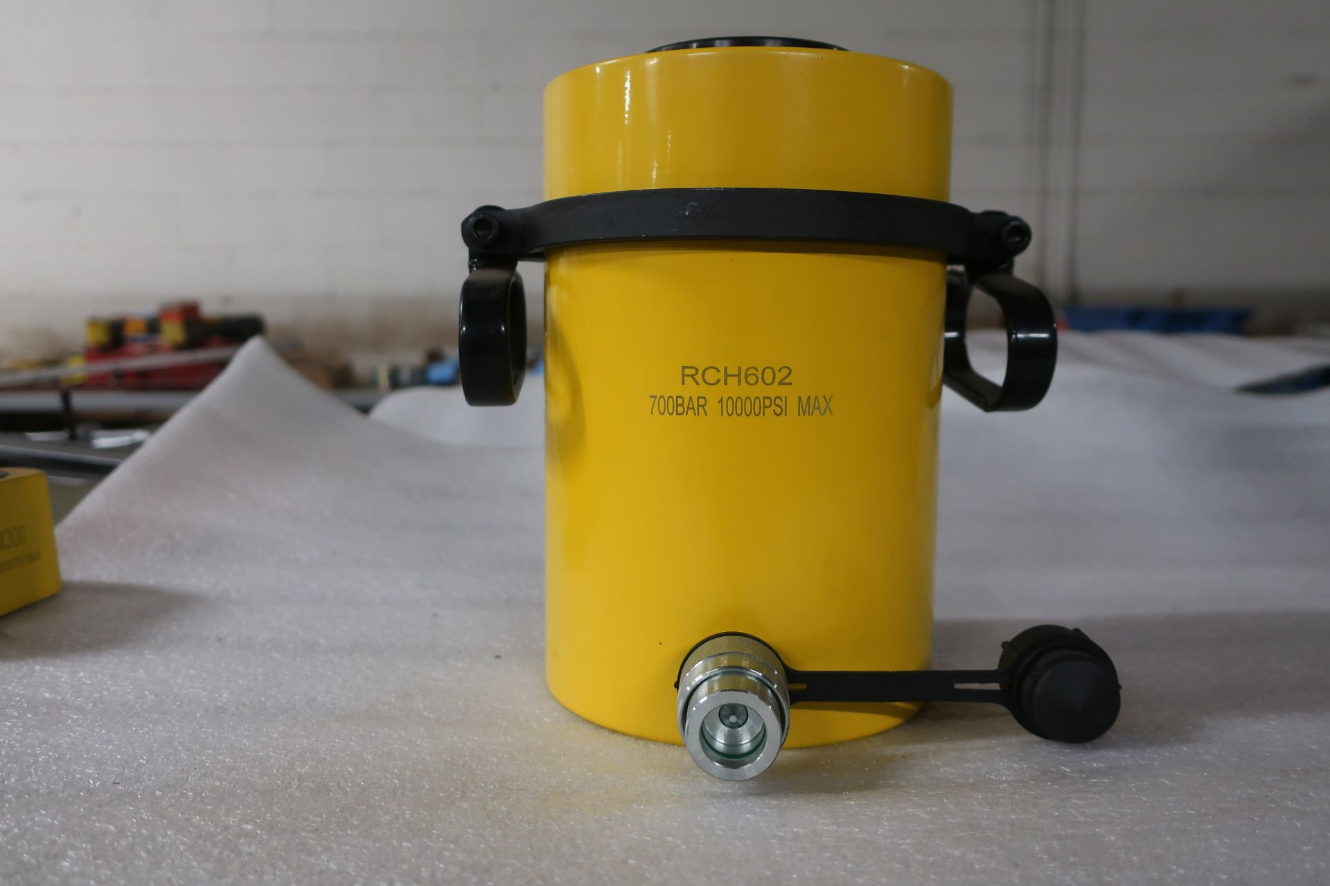 RCH-602 MINT Hole Jack - 60 ton Hollow Hydraulic Jack with 2" stroke ...