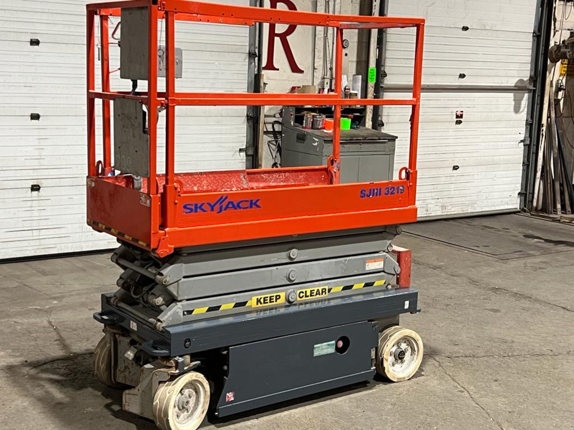 2013 SkyJack III Electric Scissor Lift model 3219 - 19 feet lift, 32 ...